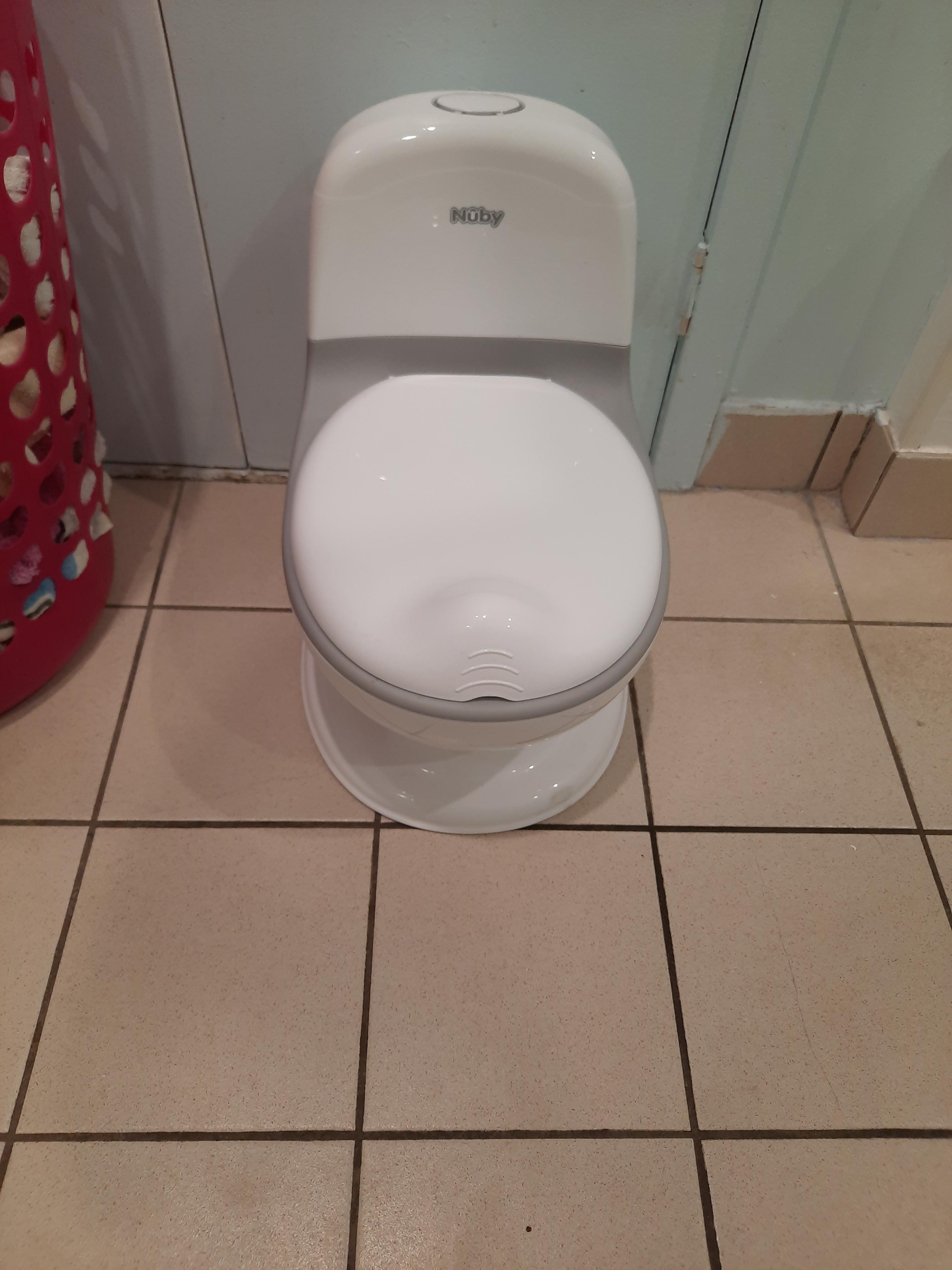 Nuby My Real Potty Training Toilet with Life-Like Flush Button & Sound ...