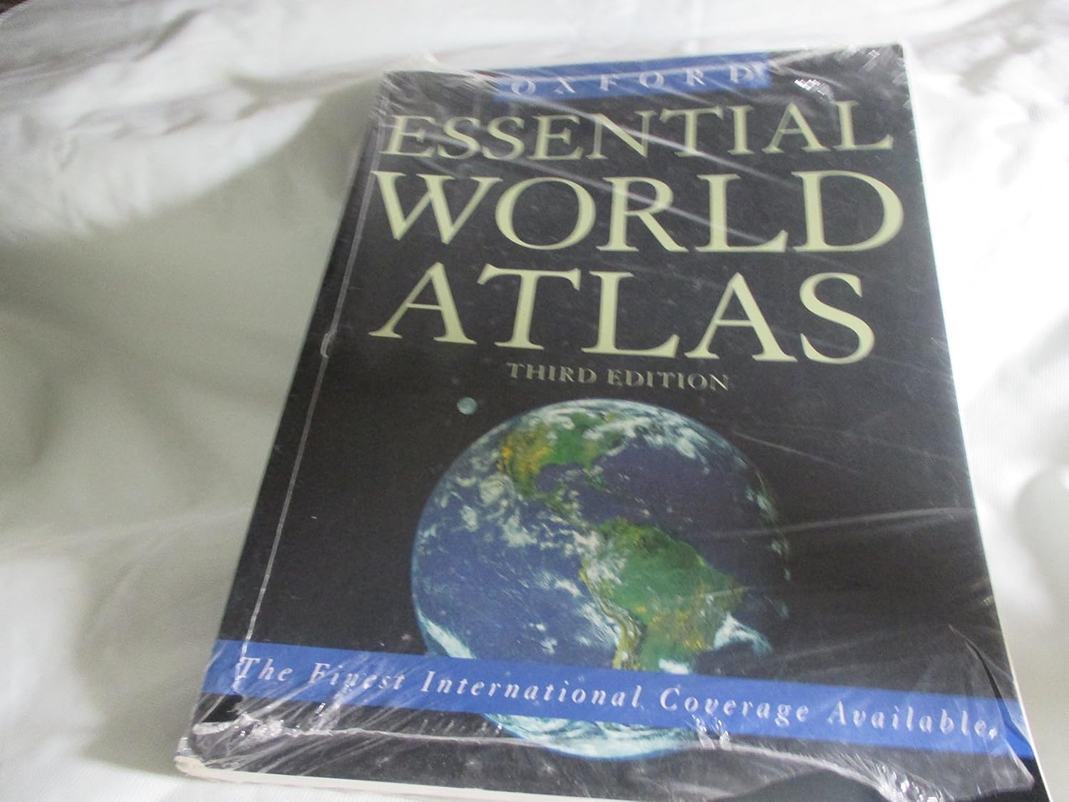 Essential World Atlas: 9780195217902: Reference Books @ Amazon.com