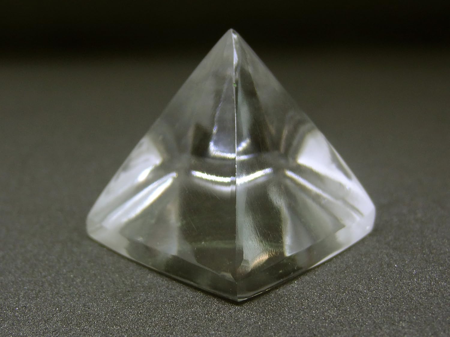 Buy Himalaya Rudraksha kendra 100% Pure Sphatik Pyramid Quartz/Crystal ...