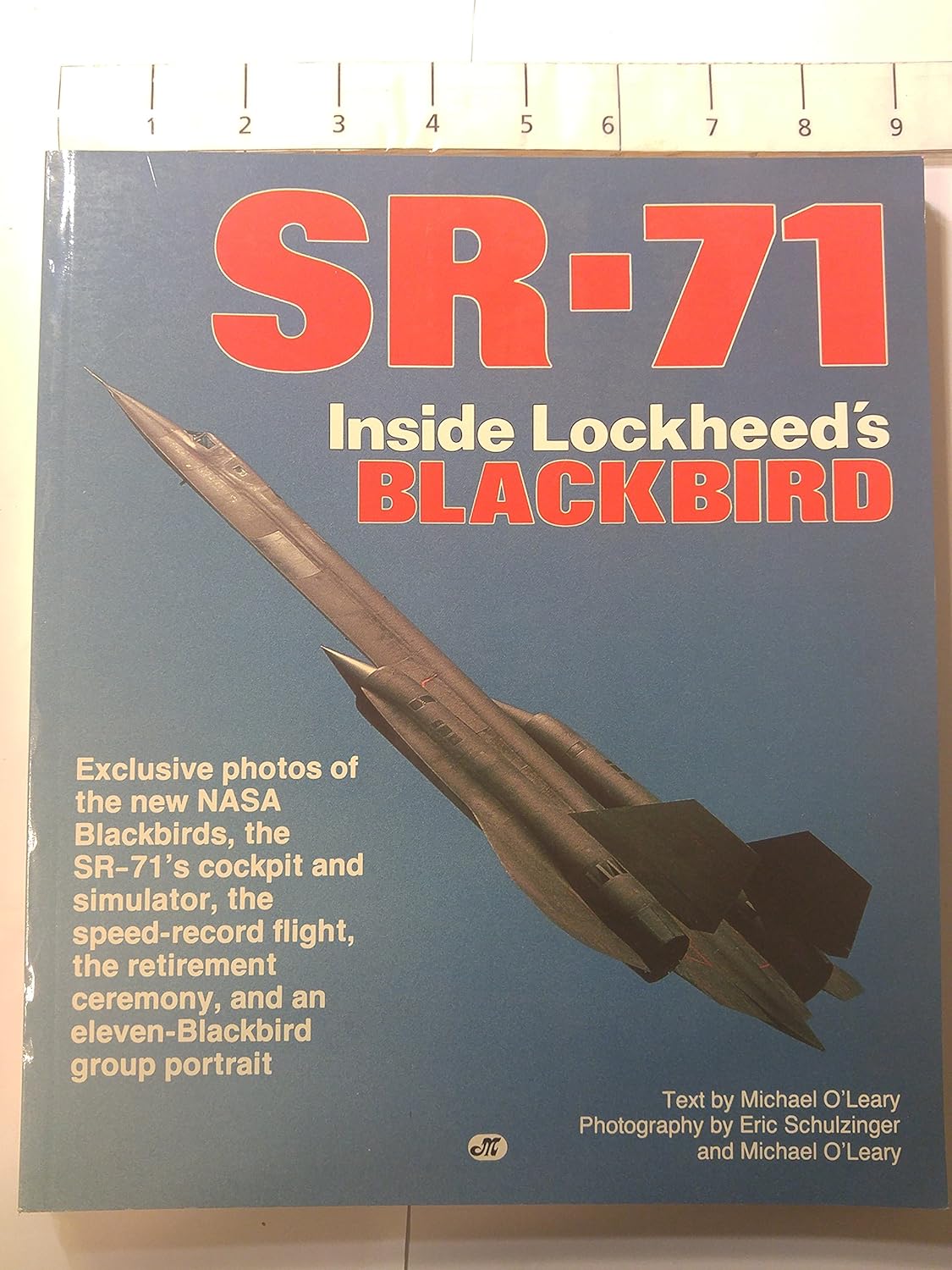 Amazon.co.jp: Sr-71: Inside Lockheed's Blackbird : O'Leary, Michael: 洋書