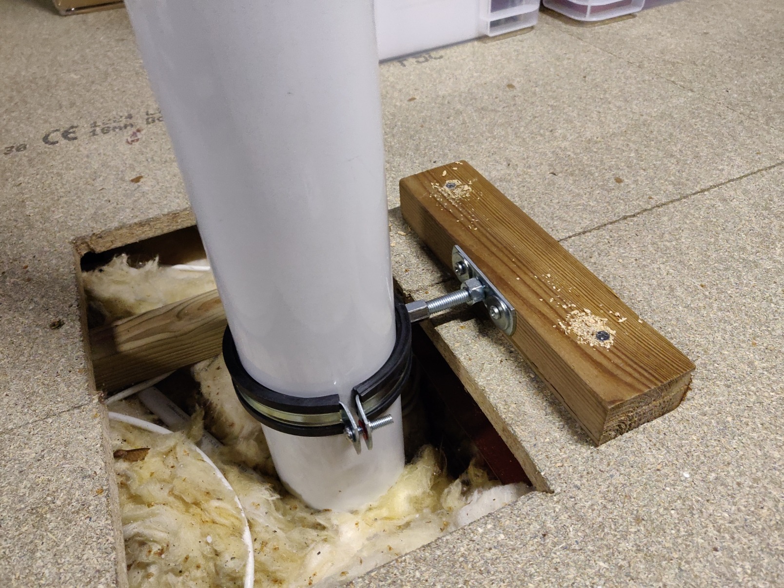 100mm (4 inch) Pipe or Boiler Flue Bracket Kit with Choice of Pre-Cut ...