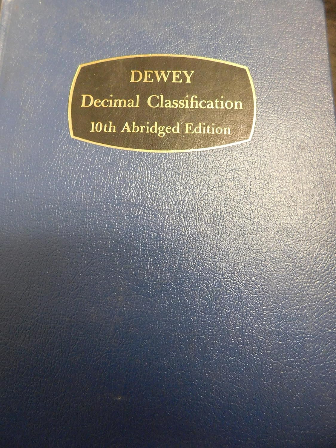 Abridged Dewey decimal classification and relative index: Dewey, Melvil: 9780910608138: Amazon ...
