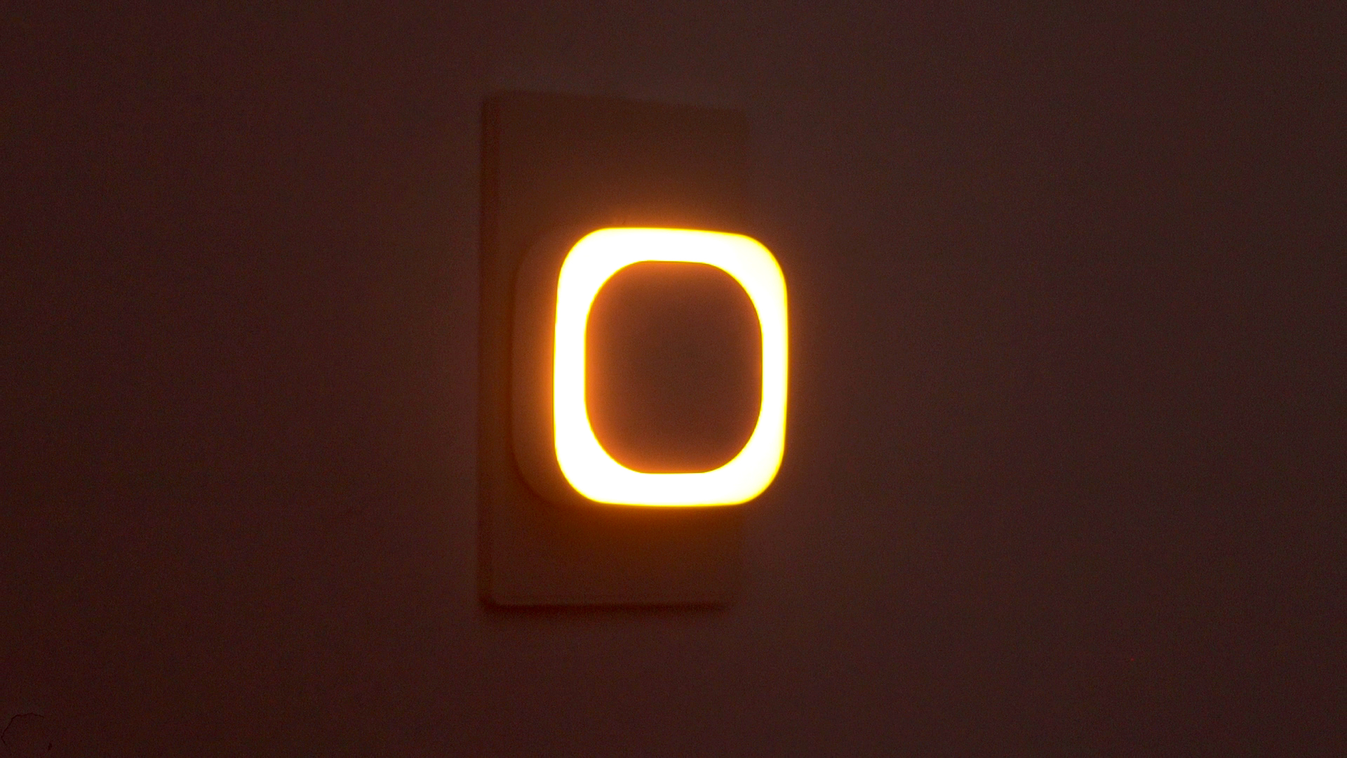 Watch YUNLEX Amber Dimmable Night Light NLS21DAM on Amazon Live