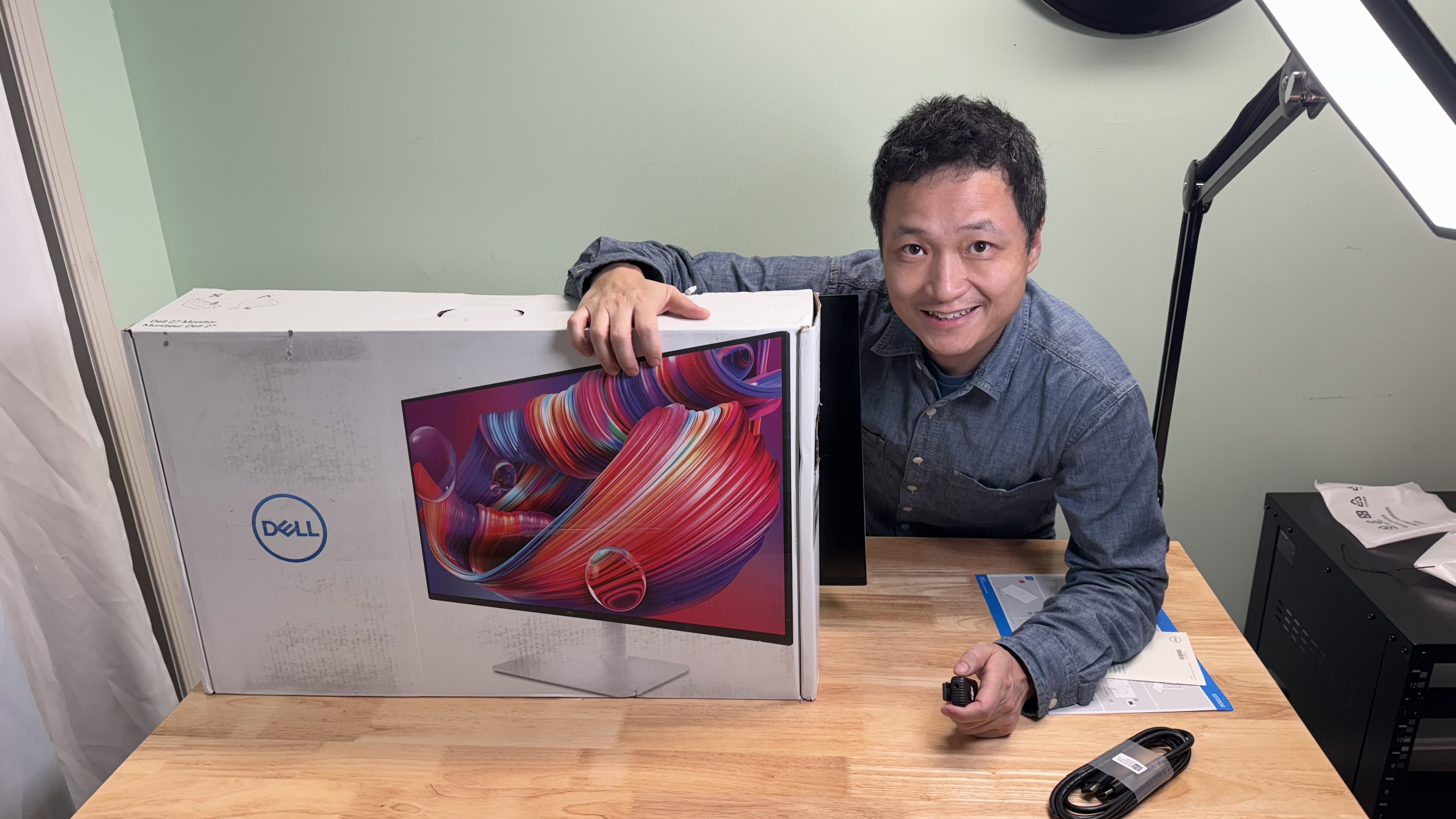 Watch Dell 2K 27 inch monitor setup and design review on Amazon Live