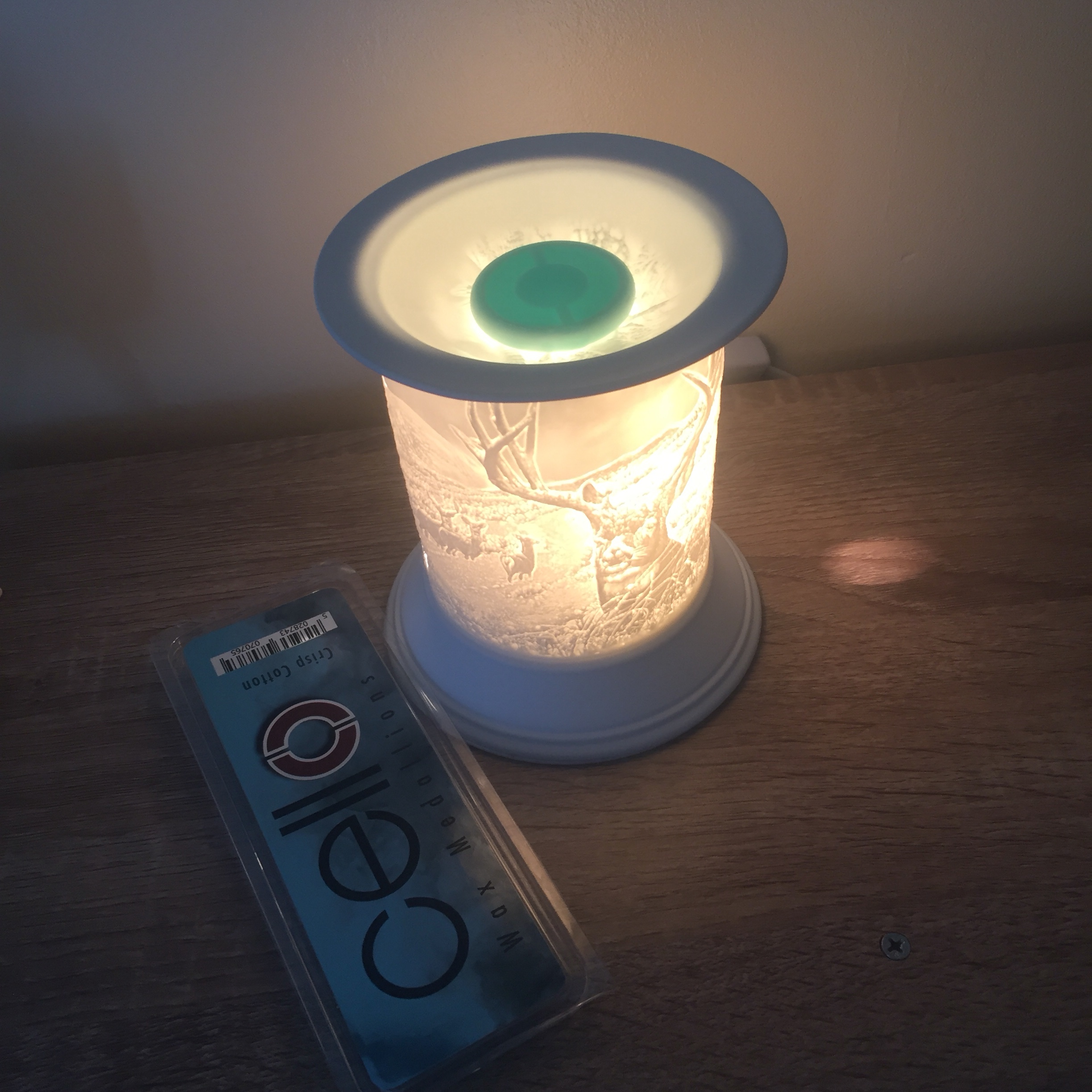 Cello Z8313 Straight Electric Melt Burner Highland Stag Design, Bundled ...