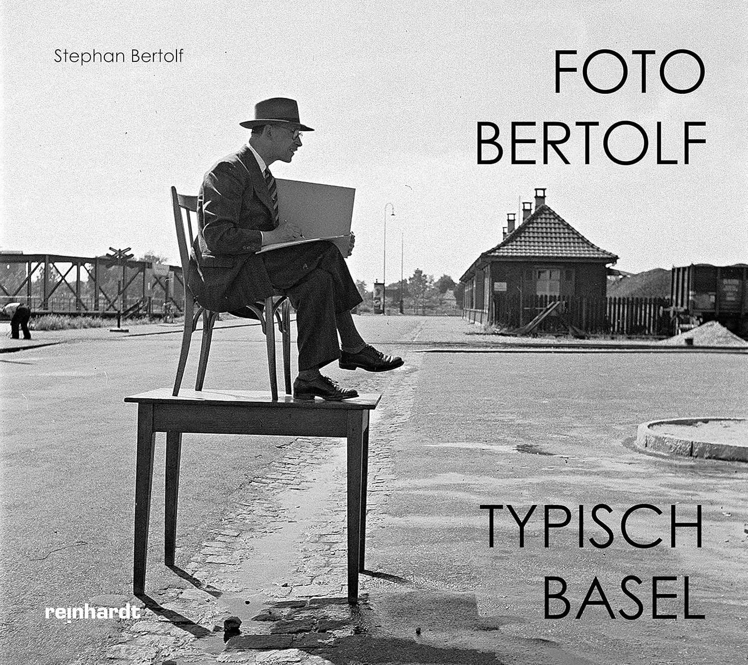 Amazon.com: Foto Bertolf - typisch Basel: 9783724525783: unknown author ...
