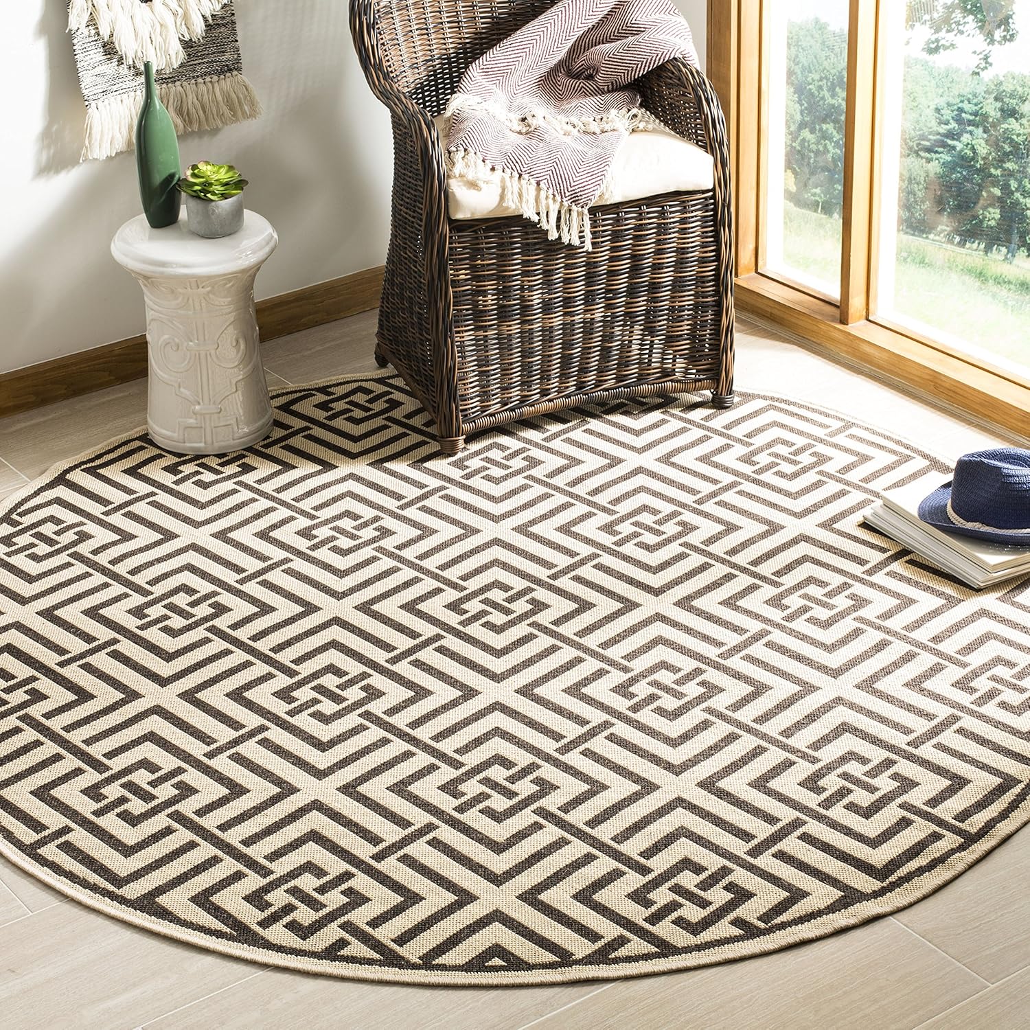 Amazon.com: SAFAVIEH Linden Collection 6'7'' Round Cream/Brown LND128U ...