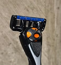 by Amazon 5 Blade Men's Razor With 15 Refills (Previously Solimo brand ...