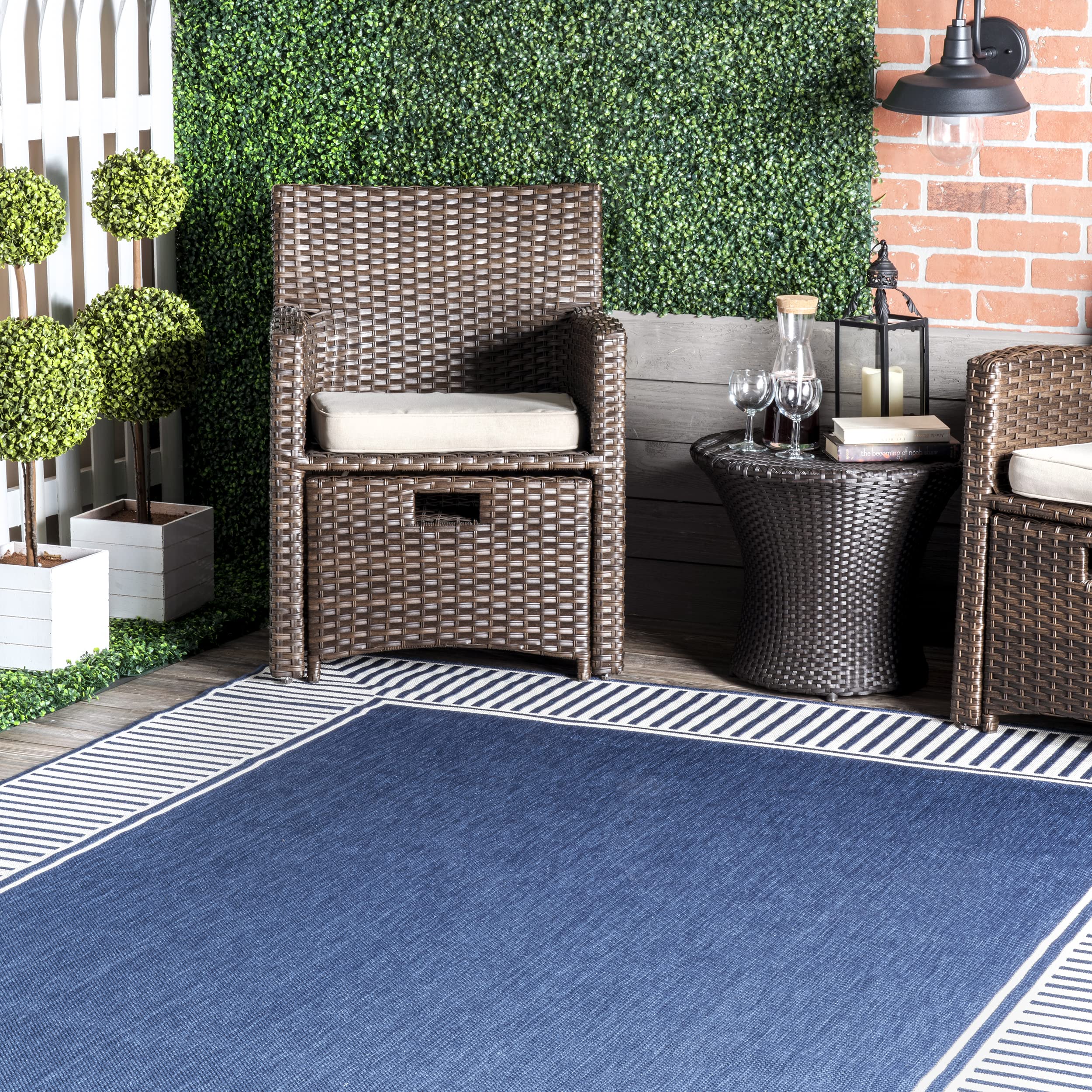 nuLOOM Asha Simple Border Indoor/Outdoor Area Rug, 6' 7" Round, Navy
