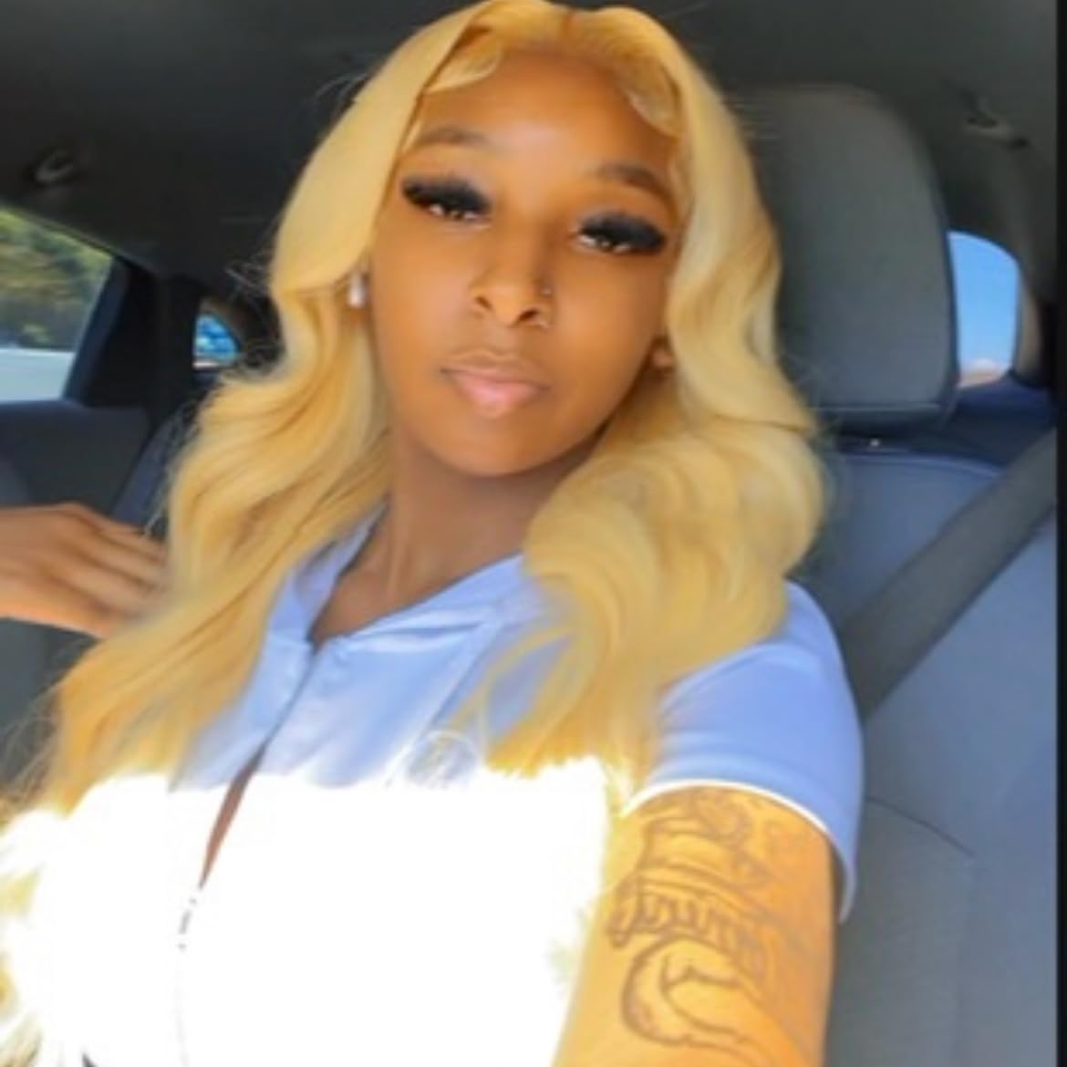 Amourr Ariana's Amazon Page