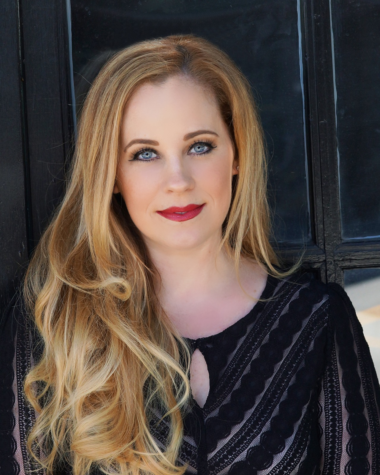 Amazon.com: Victoria Scott: books, biography, latest update