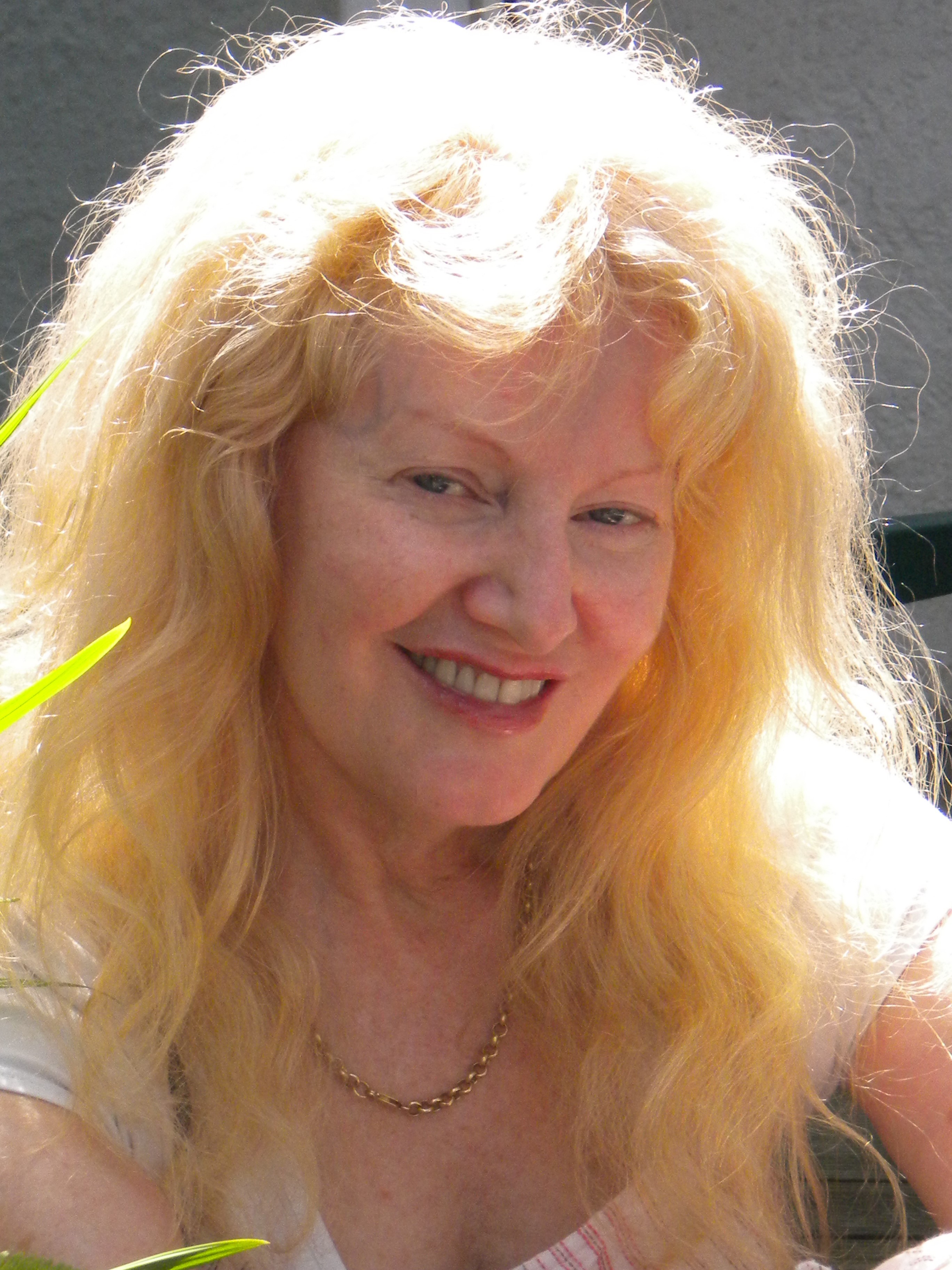 Amazon.co.uk: Andrea Davison: books, biography, latest update
