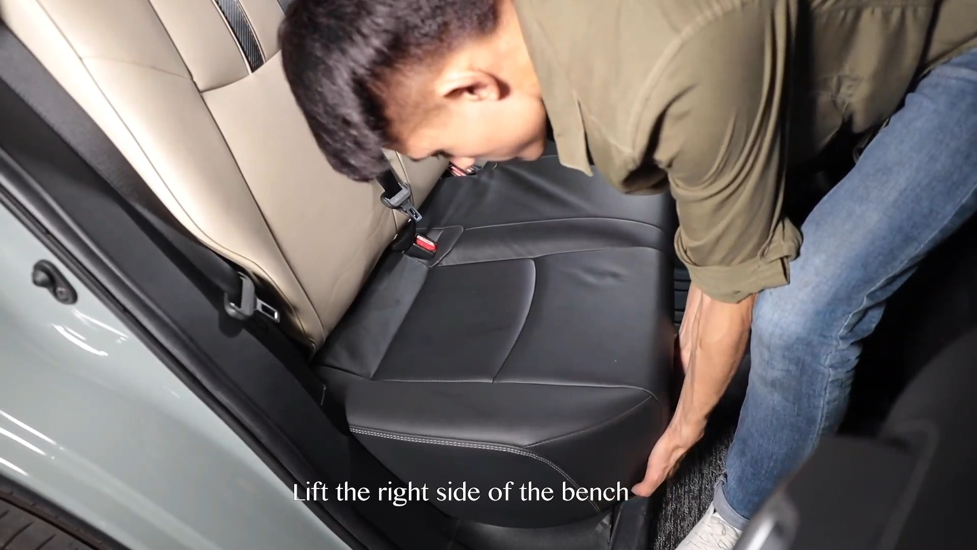 Watch Removal method of rear seat cushion of Toyota RAV4 on Amazon Live