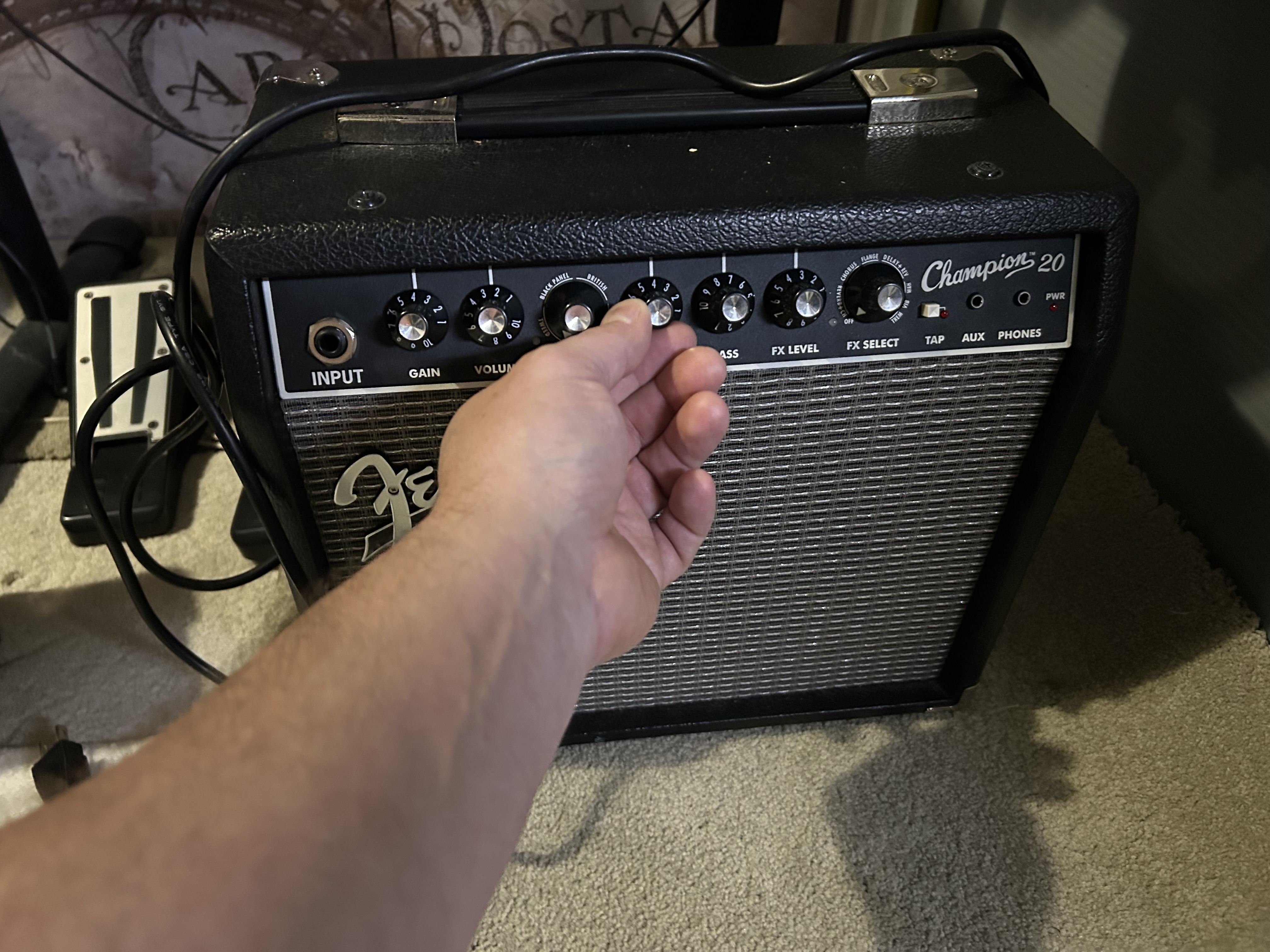 Watch Simple review of this Fender amp on Amazon Live