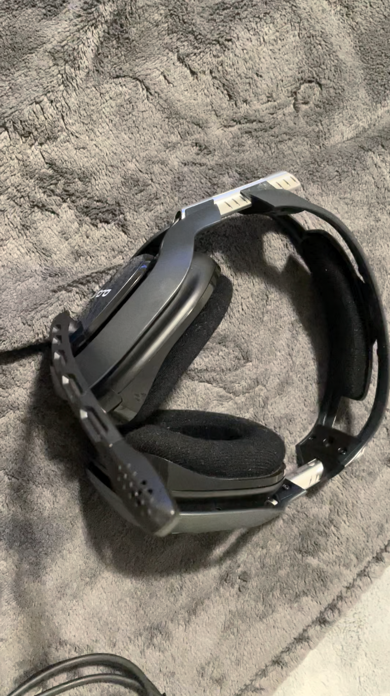 Watch ASTRO Gaming A40 TR Wired Headset with Astro Audio V2 Review on ...