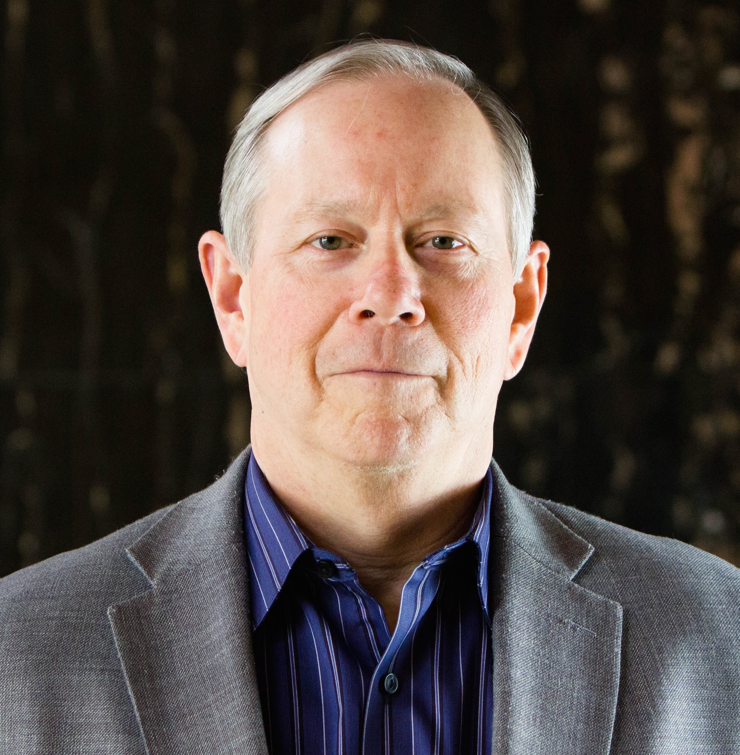 Amazon.com.br: Bill Gertz: livros, biografia, última atualização