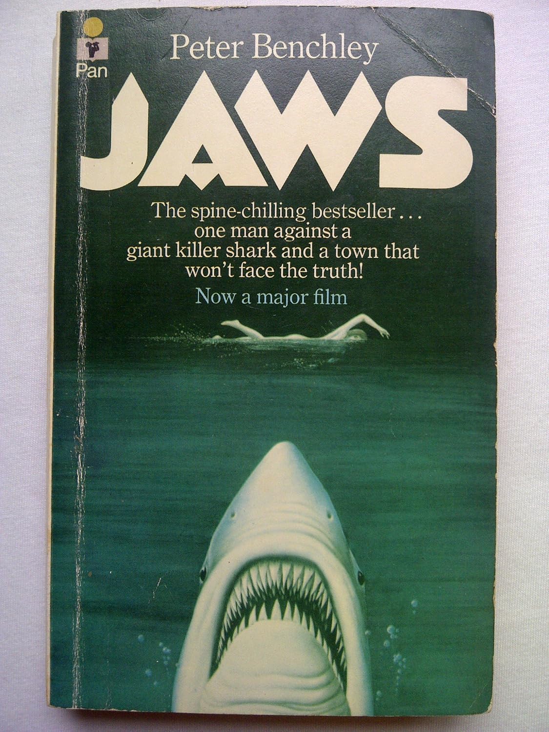 Jaws: Benchley, Peter: 9780330243827: Amazon.com: Books