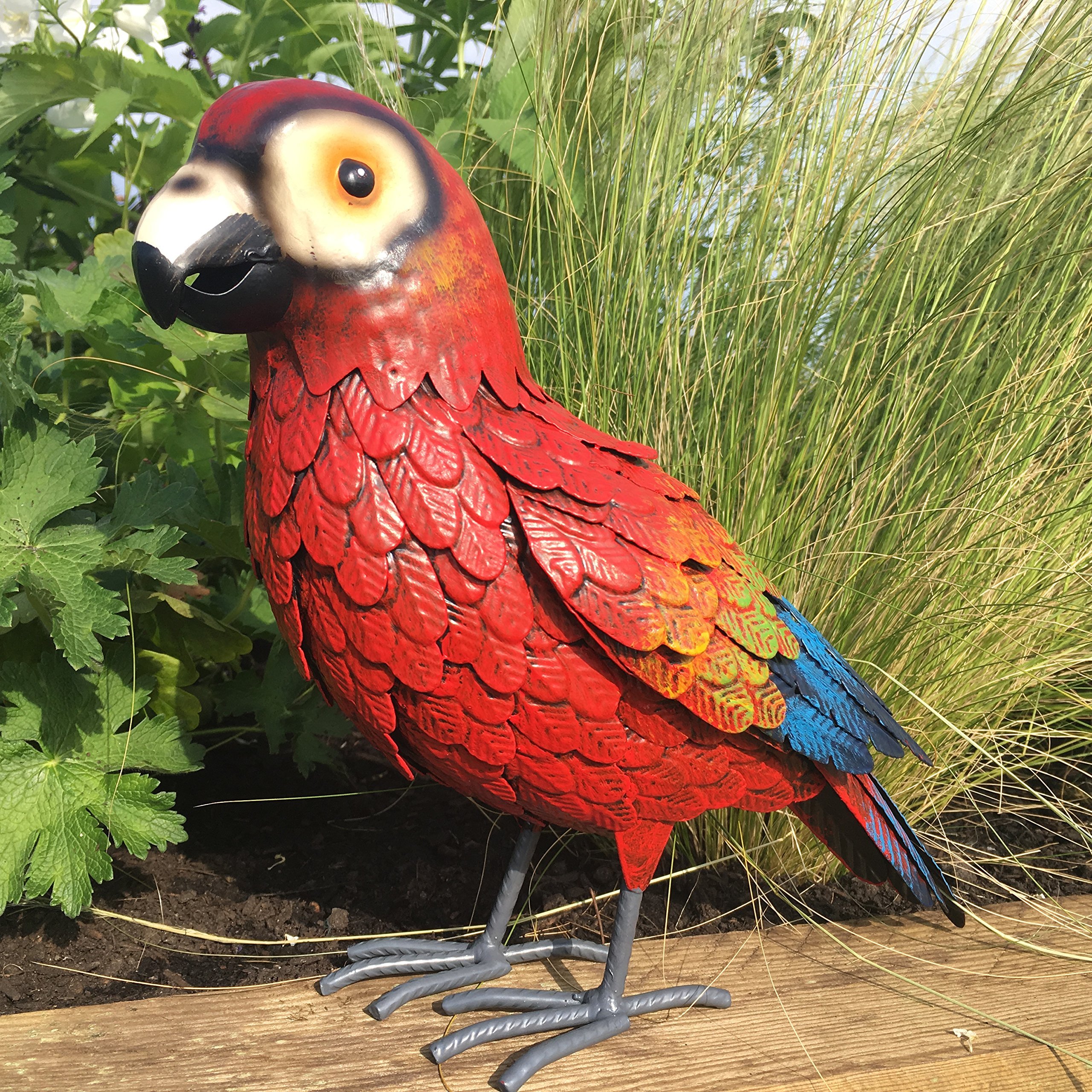 Hampton and Lewis Metal Parrot Macaw Bird Garden Ornament : Amazon.co ...