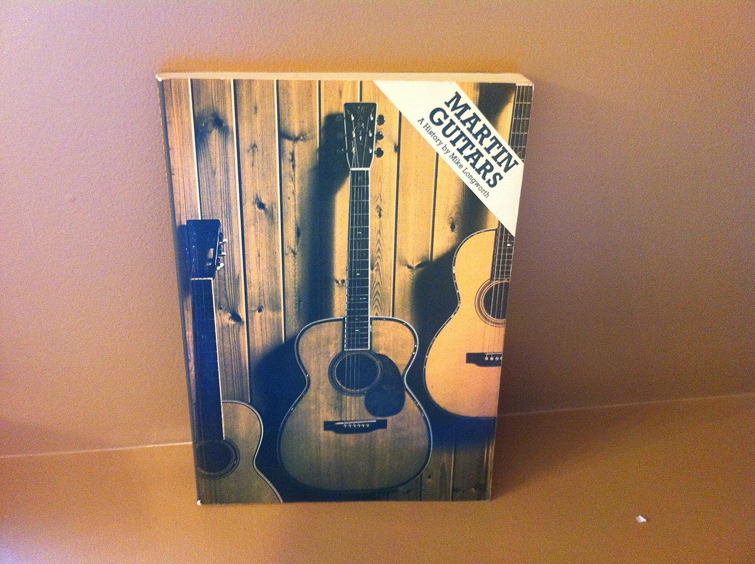 Martin Guitars: A History: Mike Longworth: 9780860012313: Amazon.com: Books