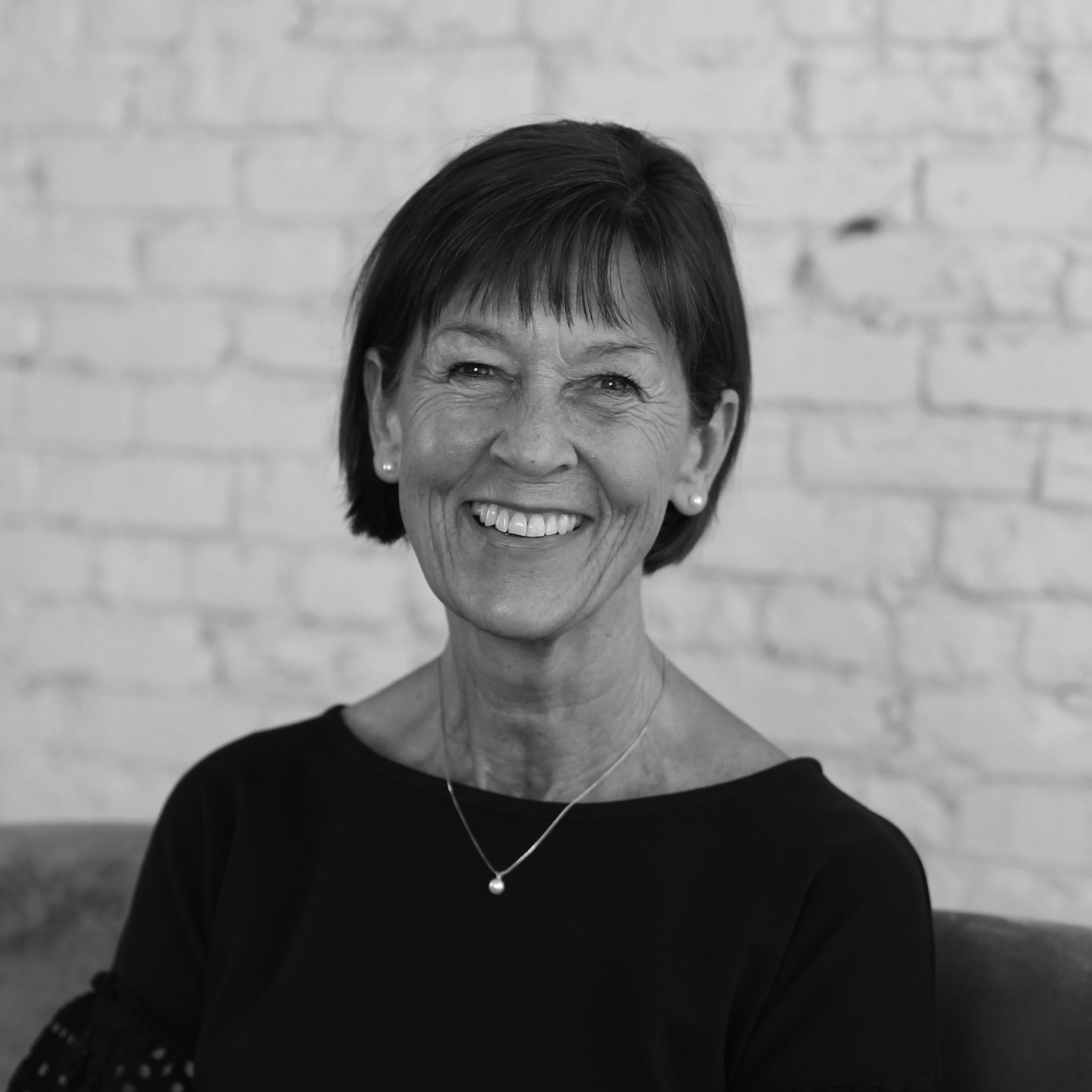 Amazon.com: Ellie Phillips DDS: books, biography, latest update