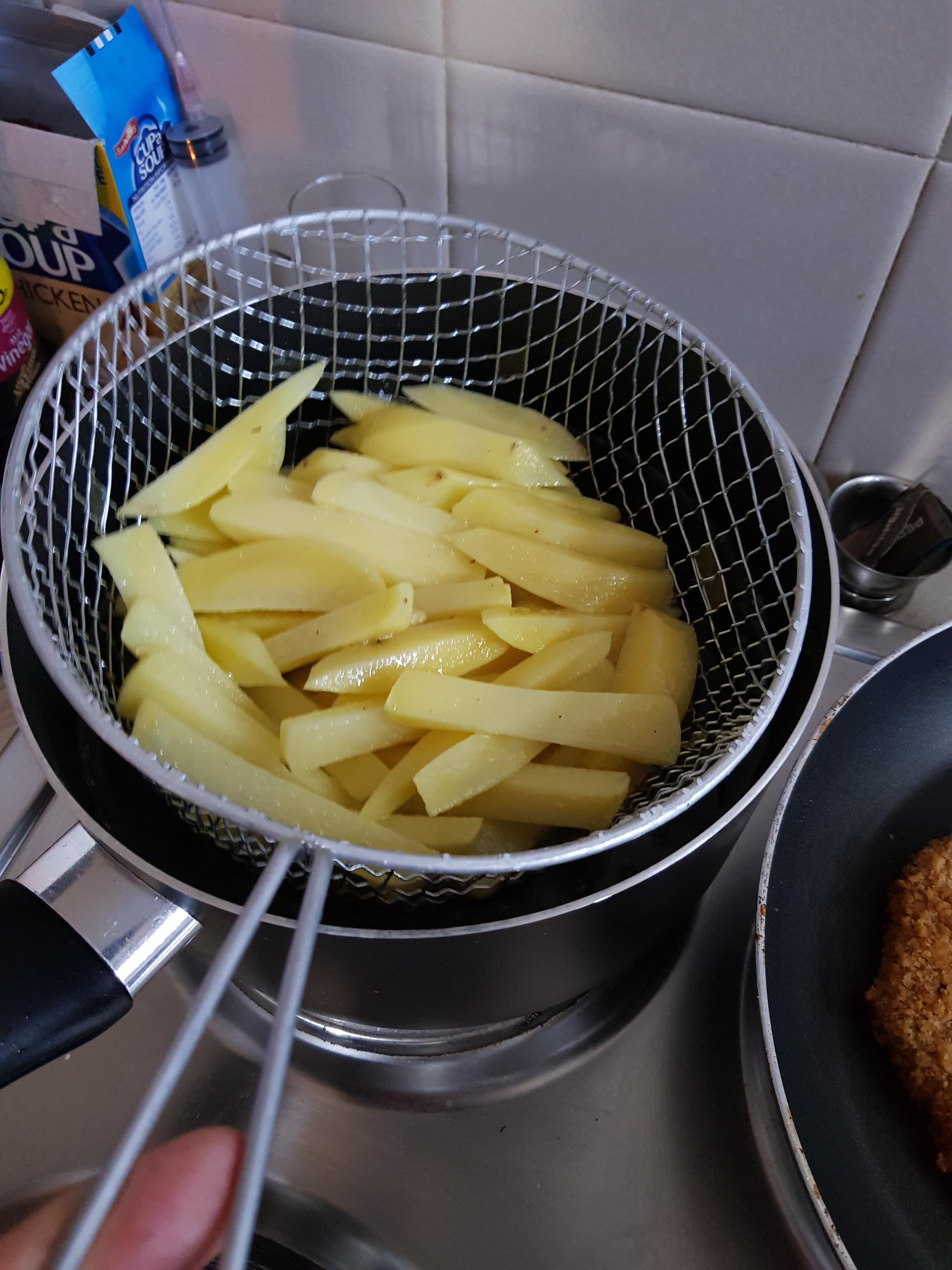 Harbenware 8" Chip Pan & Lid - Non Stick Aluminium : Amazon.co.uk: Home ...