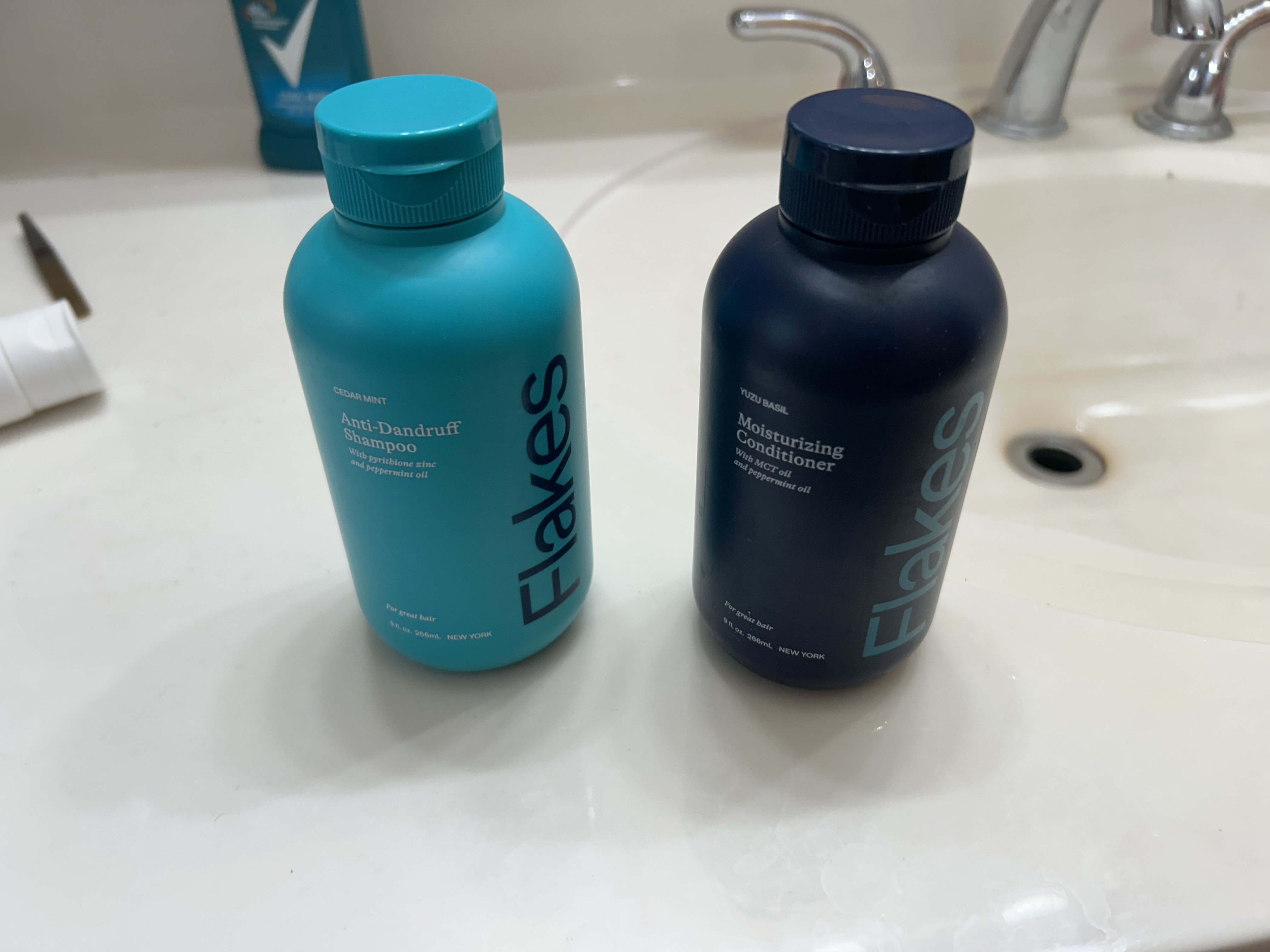 Watch My Experience Using Flakes Anti Dandruff Shampoo Set on Amazon Live