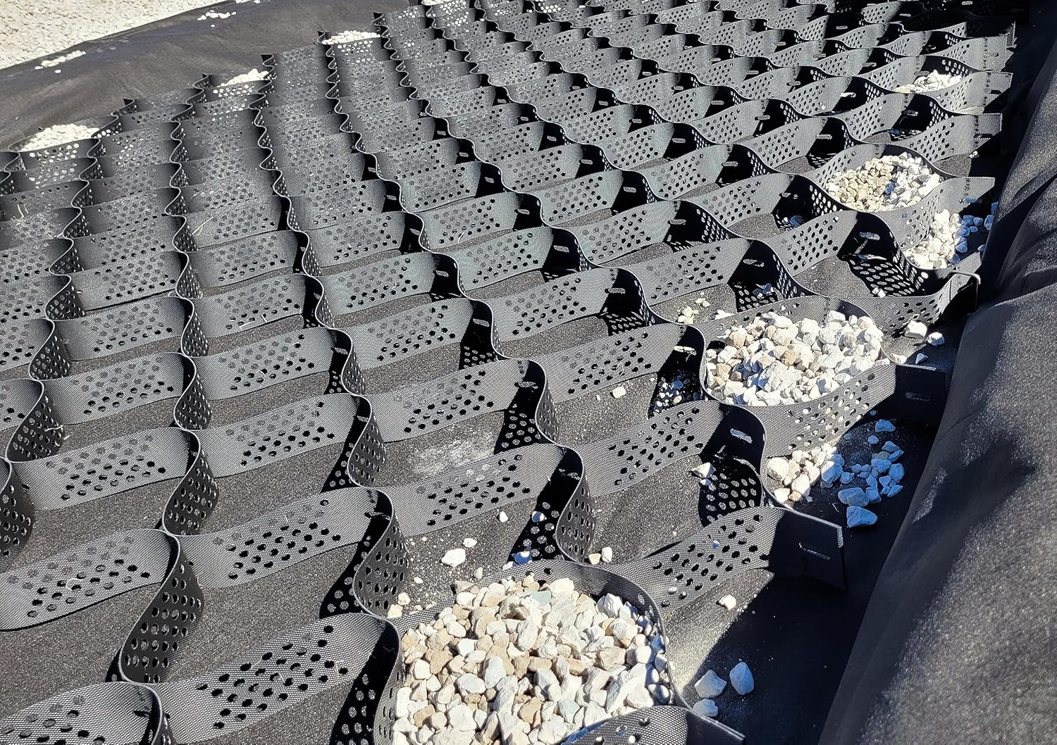 Amazon.com: GEOWEB Geocell Ground Grid Paver Kit - 4 inch Depth Gravel ...
