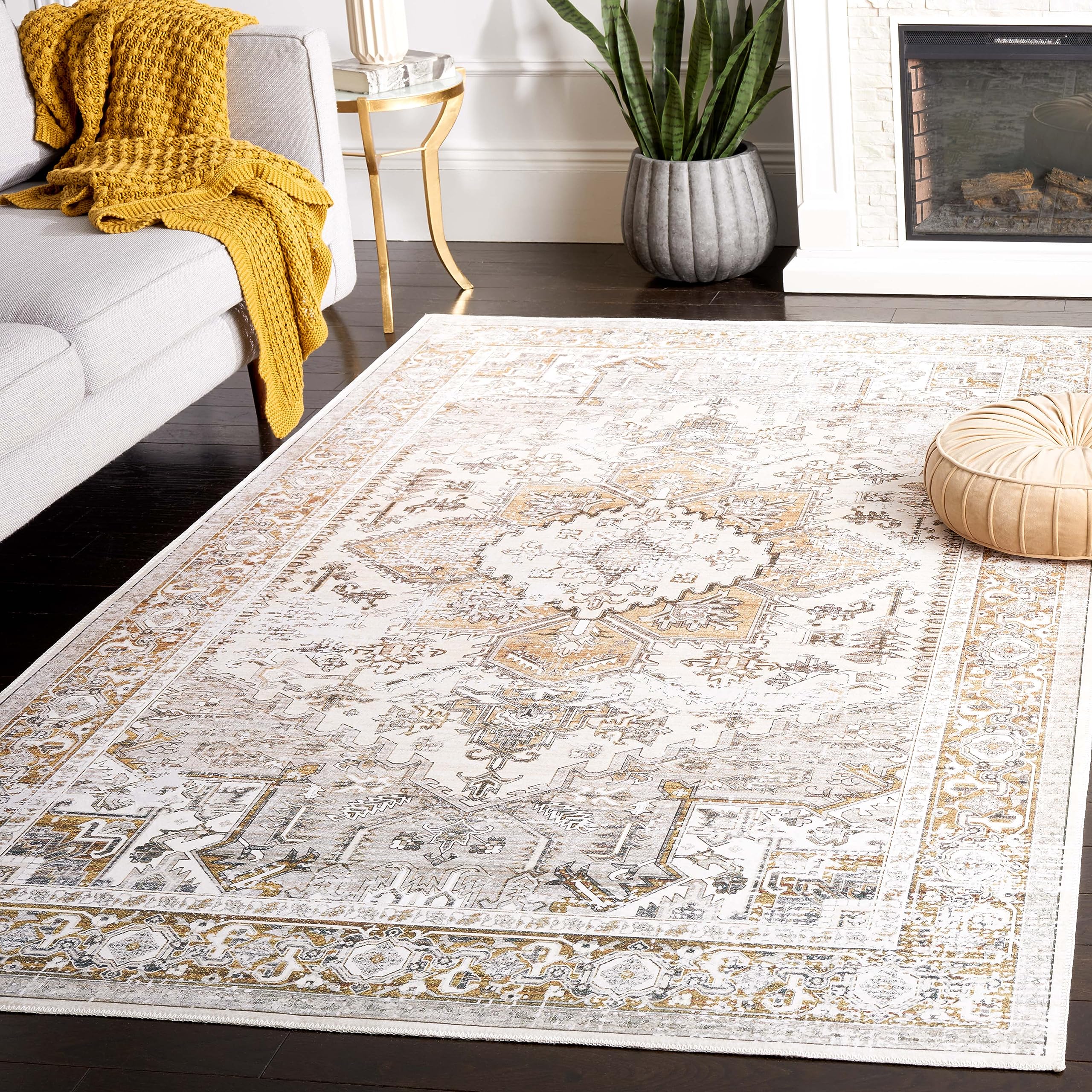 Amazon.com: SAFAVIEH Arizona Collection Area Rug - 7' Square, Beige ...