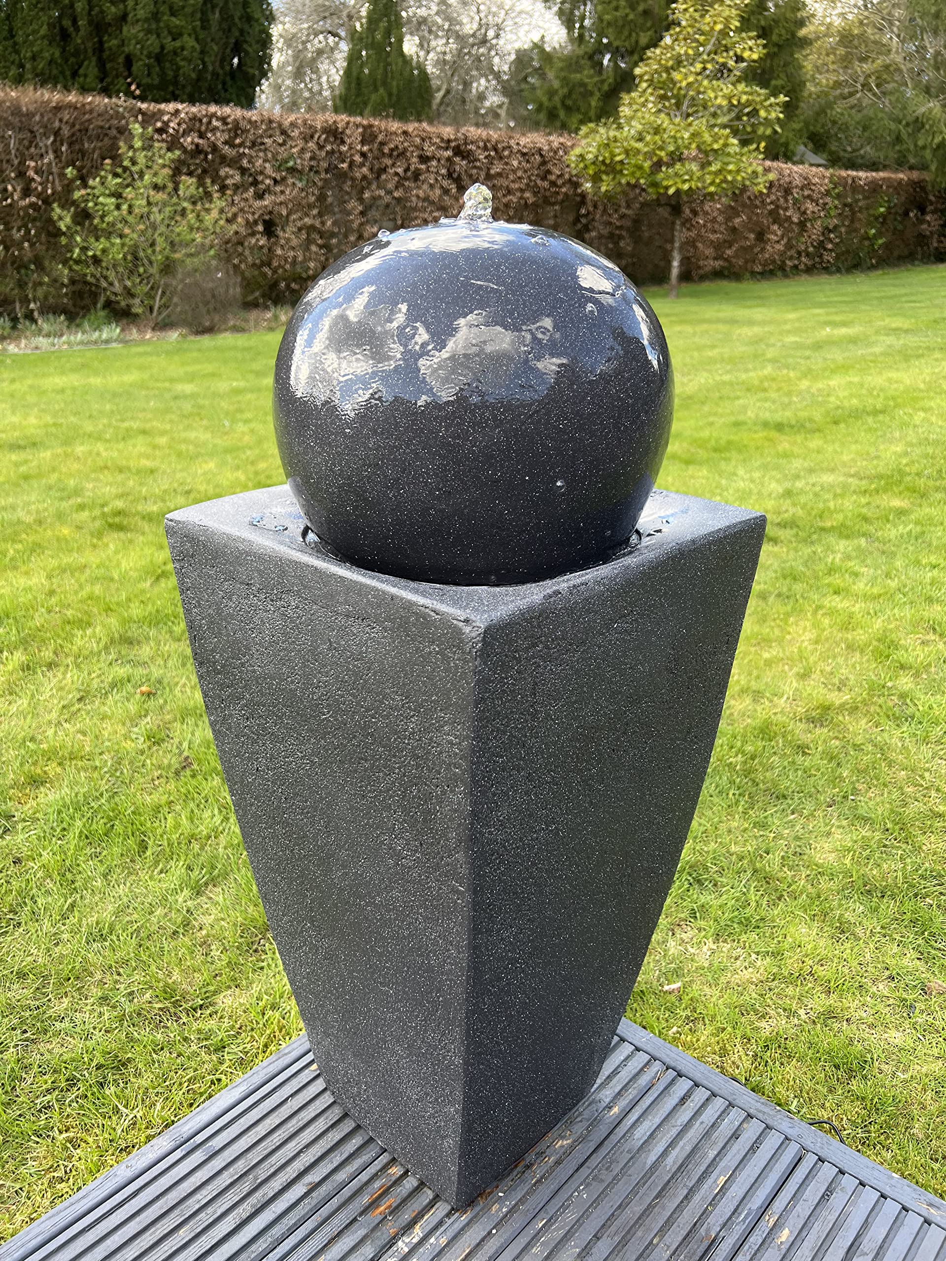 allpondsolutions Vase Globe Garden Water Feature with LED Lights ...