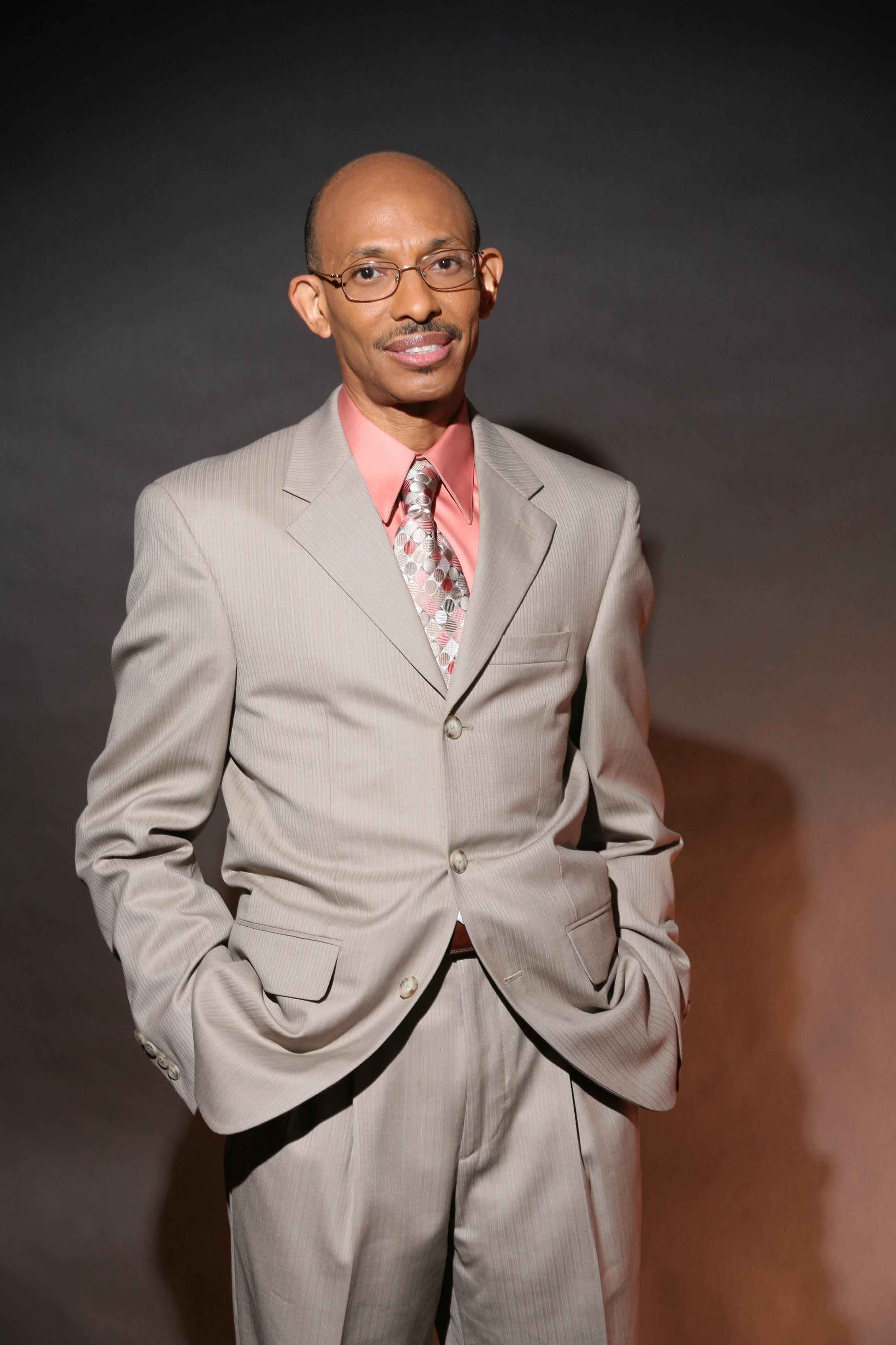 Amazon.com: Dr. Leonard Scott: books, biography, latest update