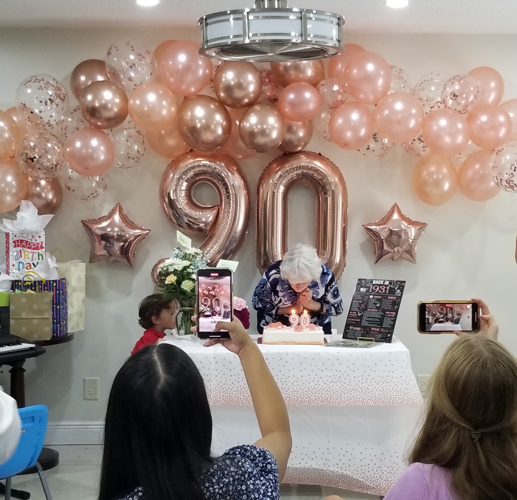 Amazon.com: 90th Birthday Party Decorations Kit Happy Birthday Banner ...