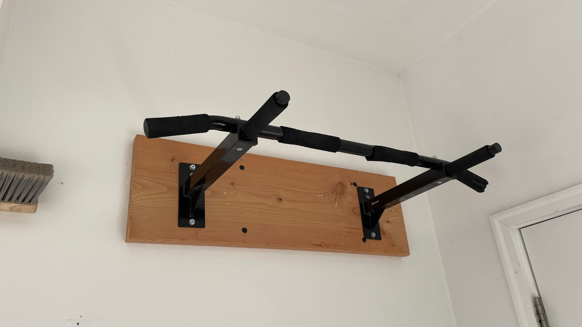 Watch Honest Review of Yes4All Wall Mounted Pull Up Bar on Amazon Live