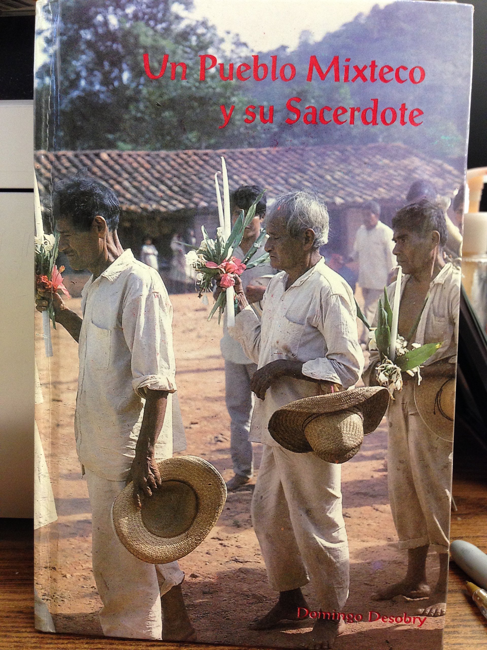 Buy Un Pueblo Mixteco Y Su Sacerdote Online at desertcartINDIA