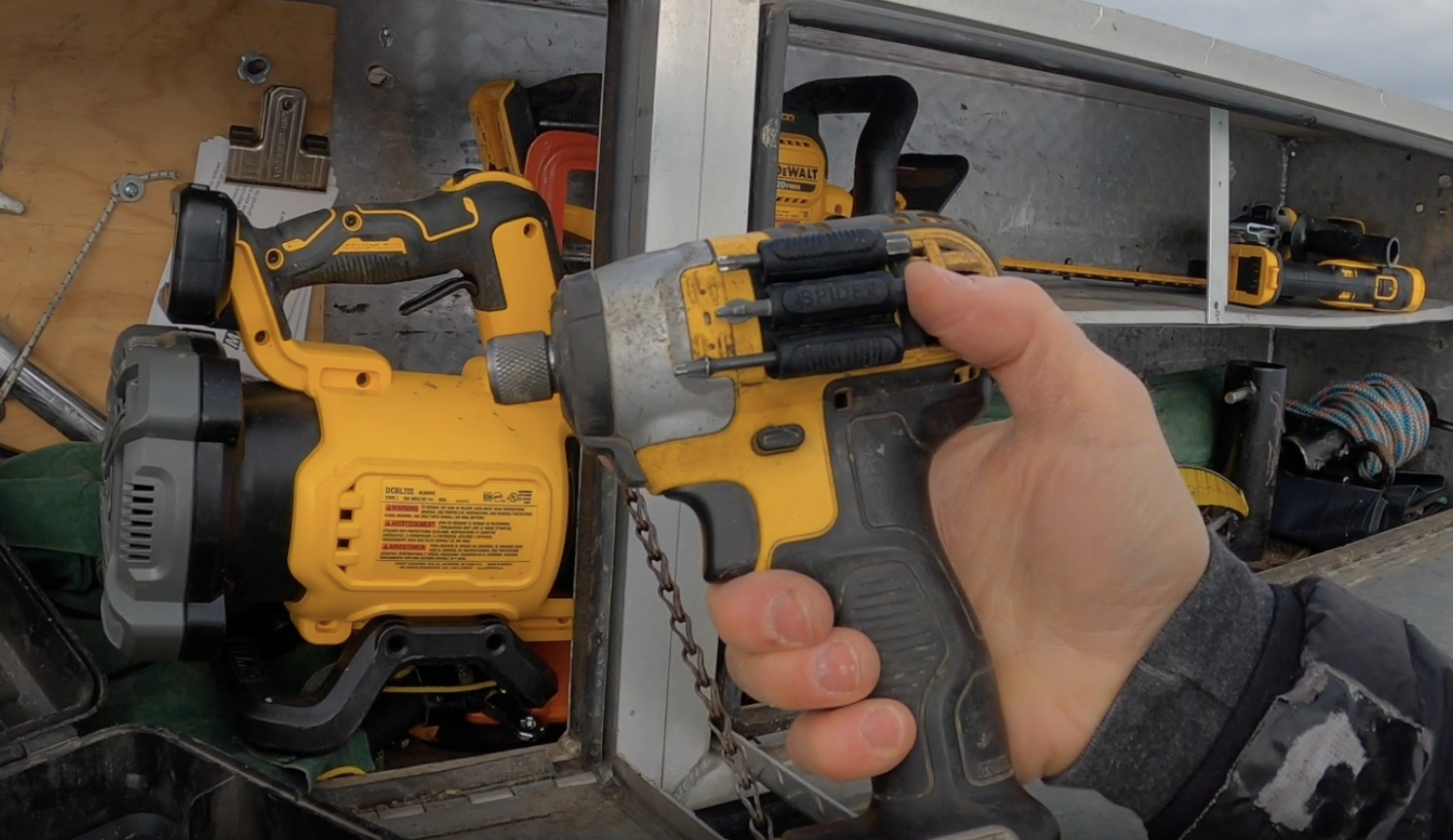 Watch HOW IT WORKS Spider Tool BitGripper on Amazon Live