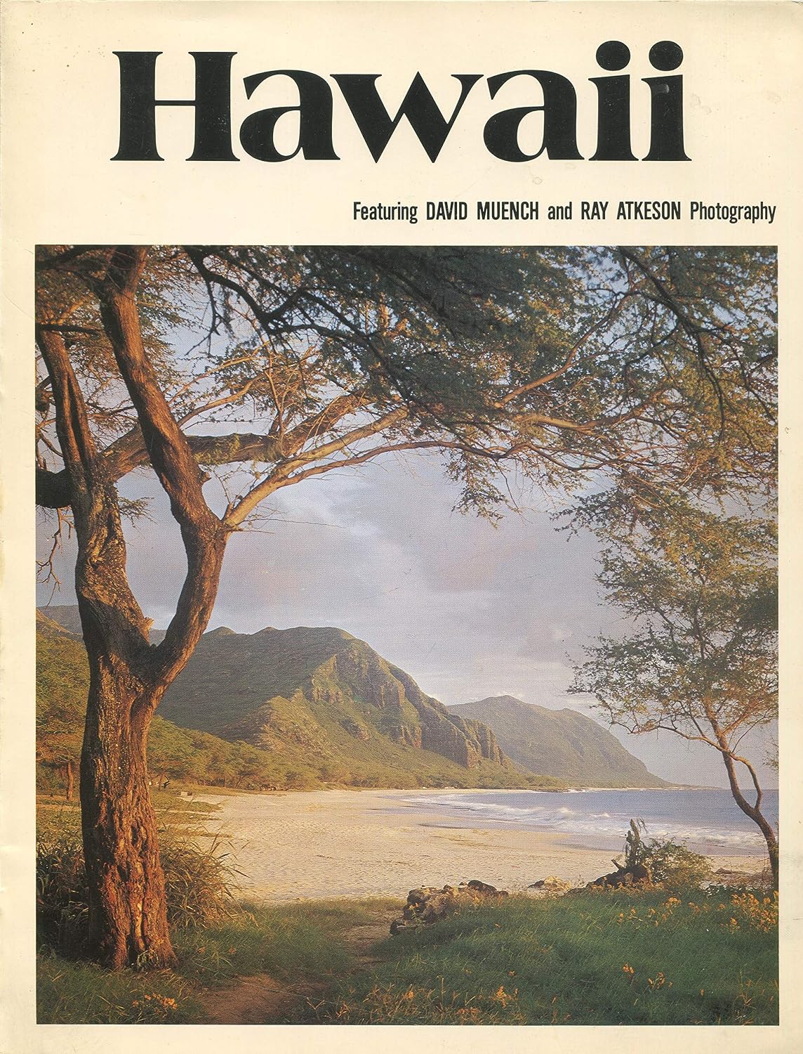 Hawaii: 9780915796151: Amazon.com: Books