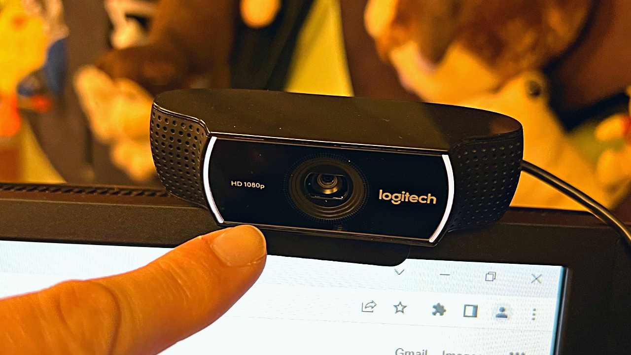 Watch Logitech C922x Pro Stream Webcam - Full 1080p HD Camera on Amazon ...