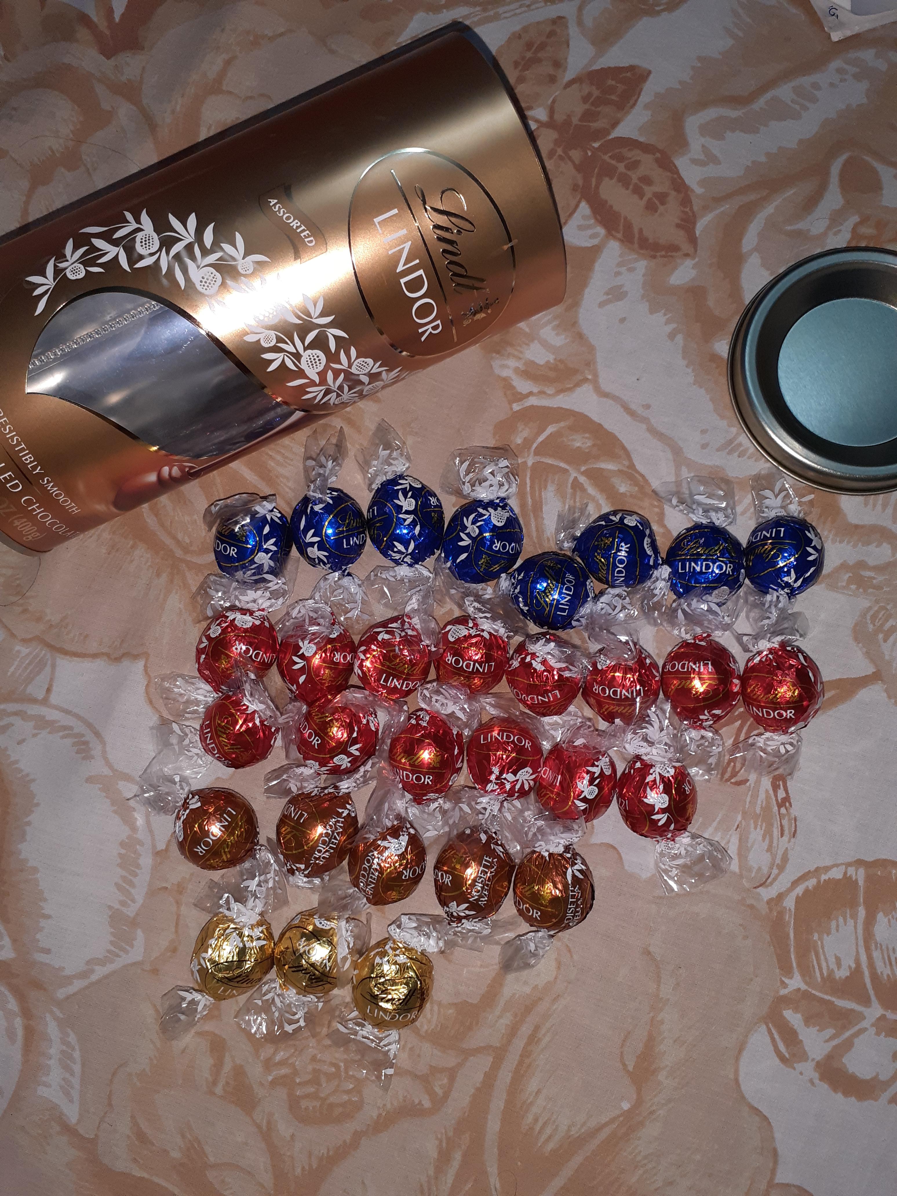 Lindt Lindor Assorted Tube, 400g : Amazon.in: Grocery & Gourmet Foods