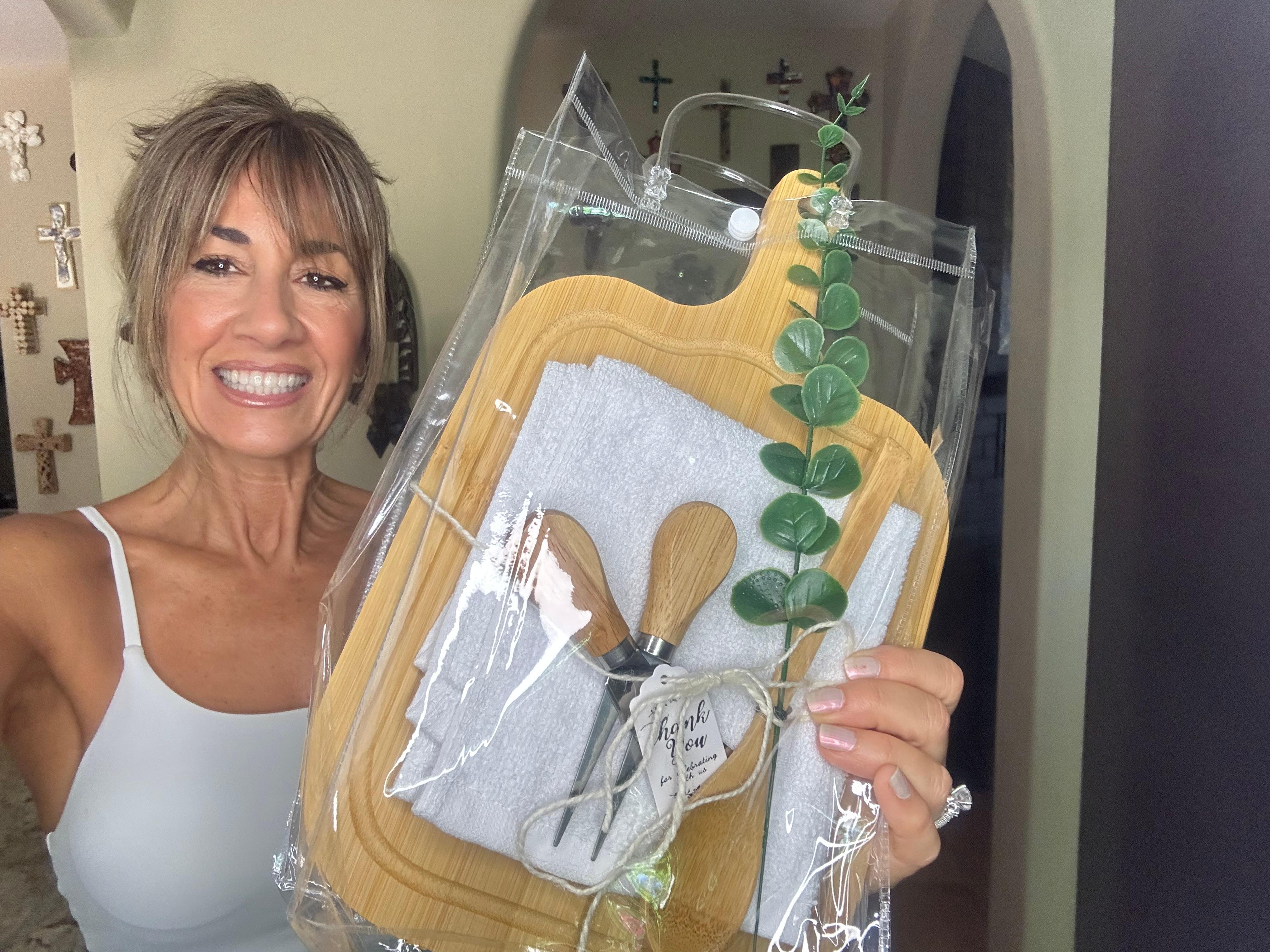 Watch The cutest sets for prizes, gift giving and more! on Amazon Live
