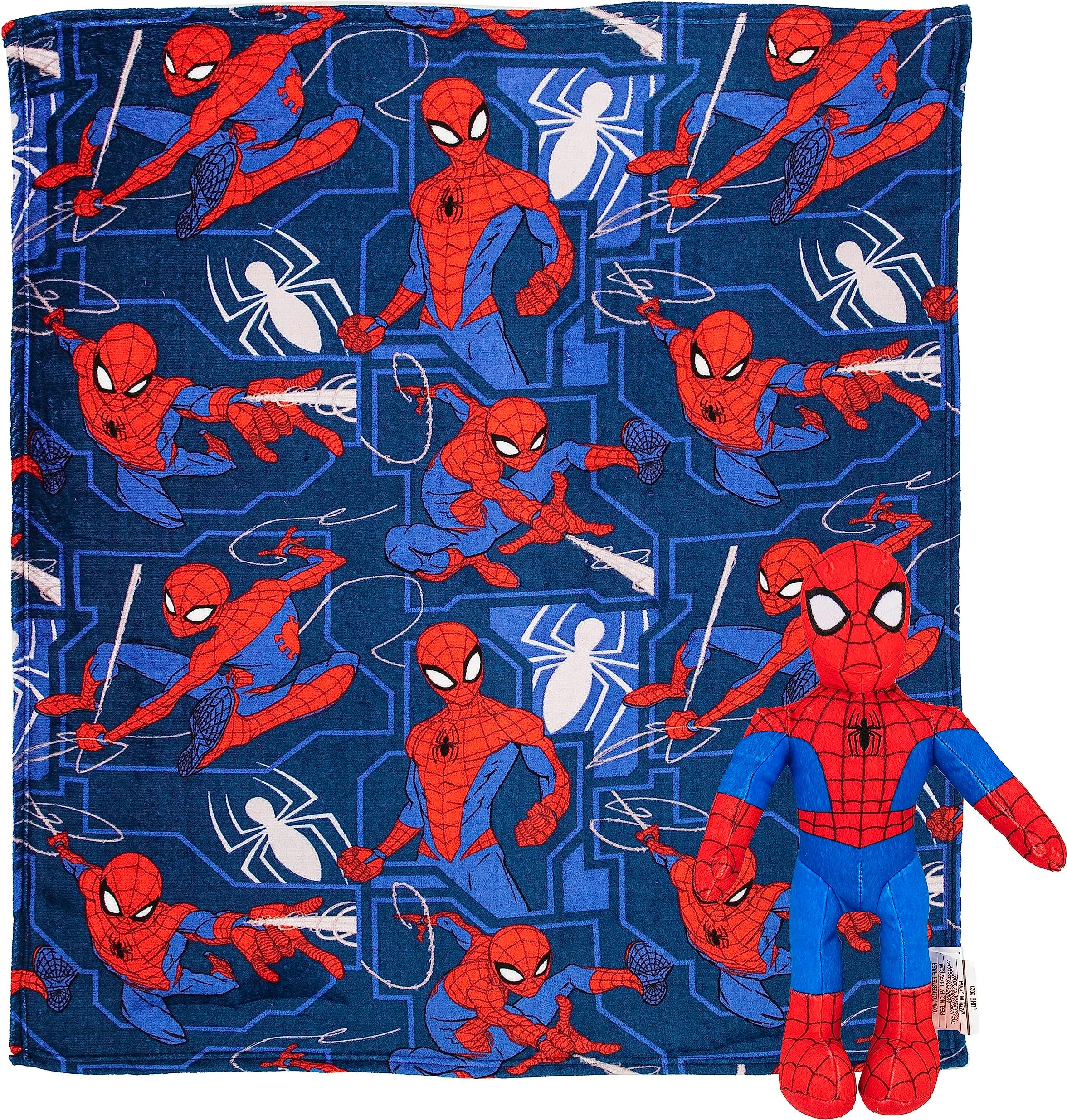 Amazon.com: Spiderman Silk Throw Blanket Go Spidey 40" x 50" : Home ...