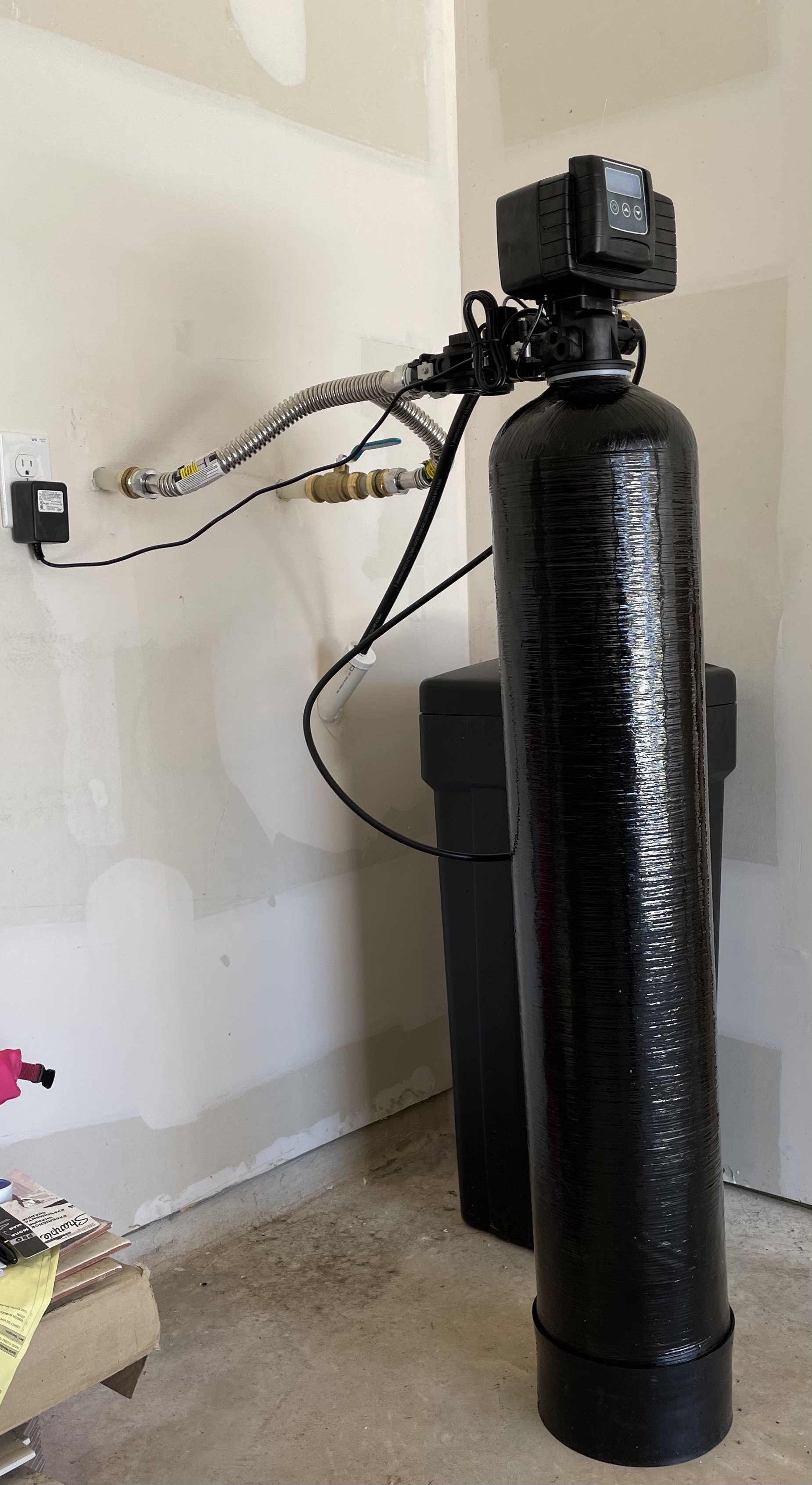 Fleck 5600 SXT Water Softener Ships Loaded With Resin In Tank For Easy ...