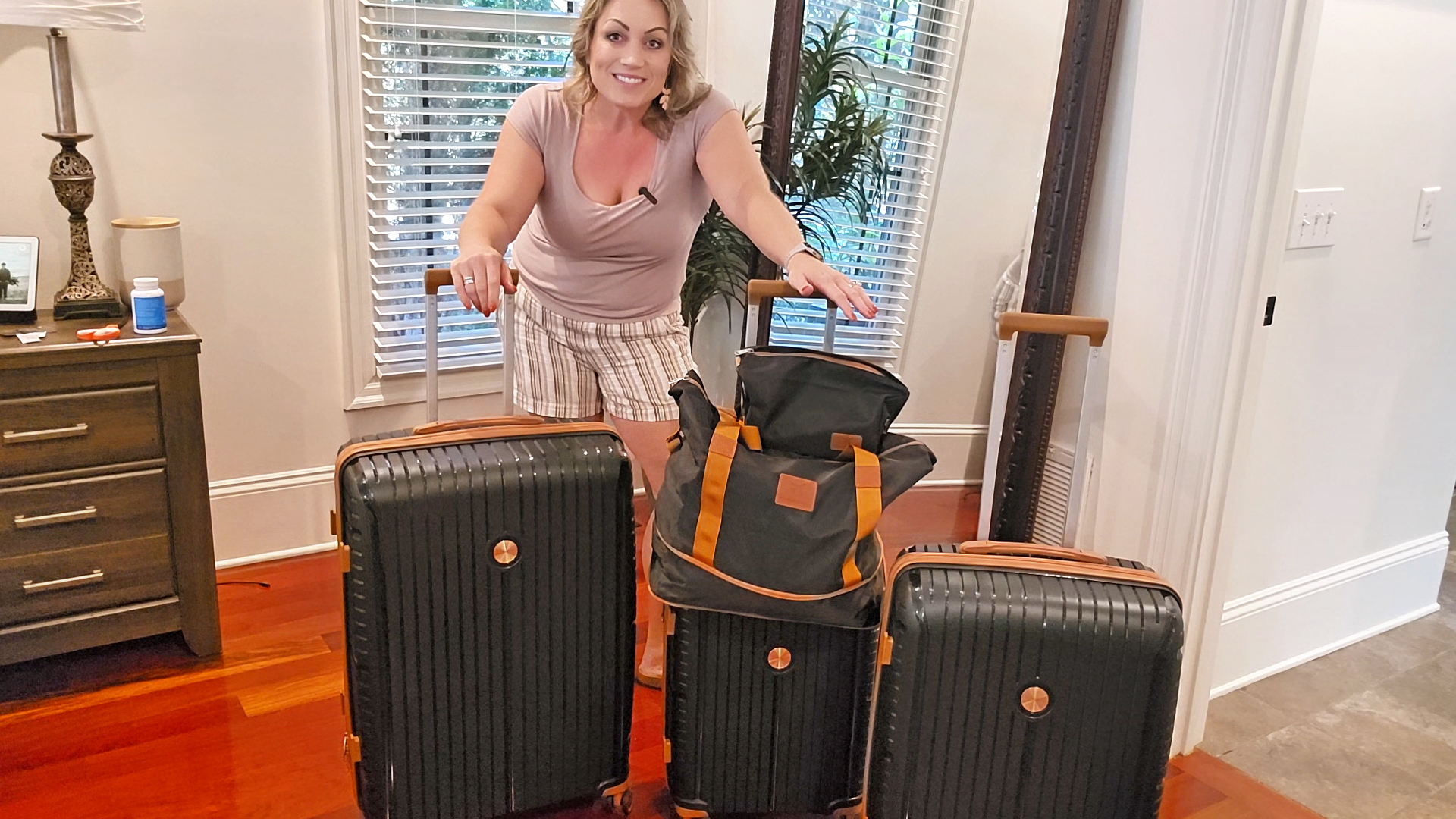 Watch Travel in STYLE with this suitcase set! Full Review! on Amazon Live