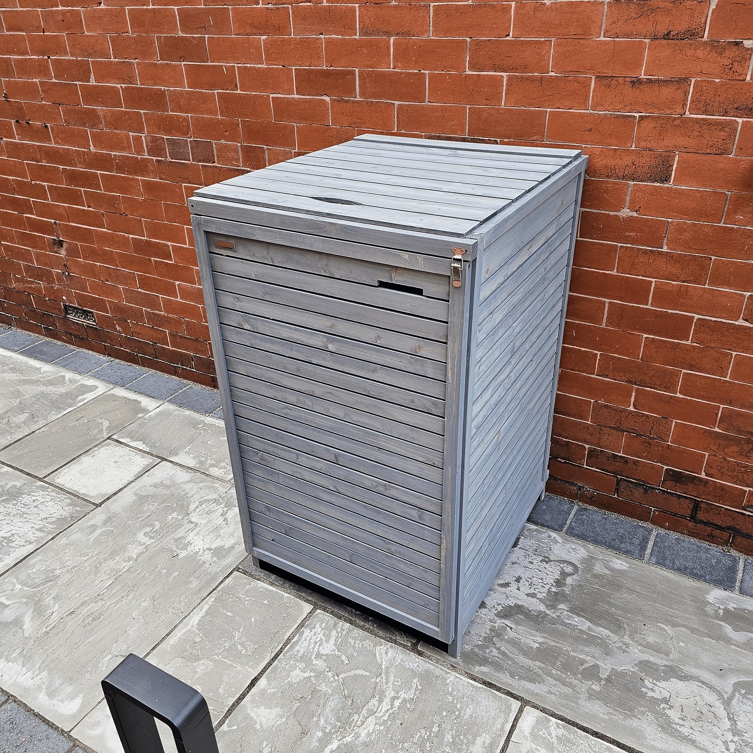 Samuel ALEXANDER 68cm x 1.14m Grey Wooden Outdoor Garden Wheelie Bin ...