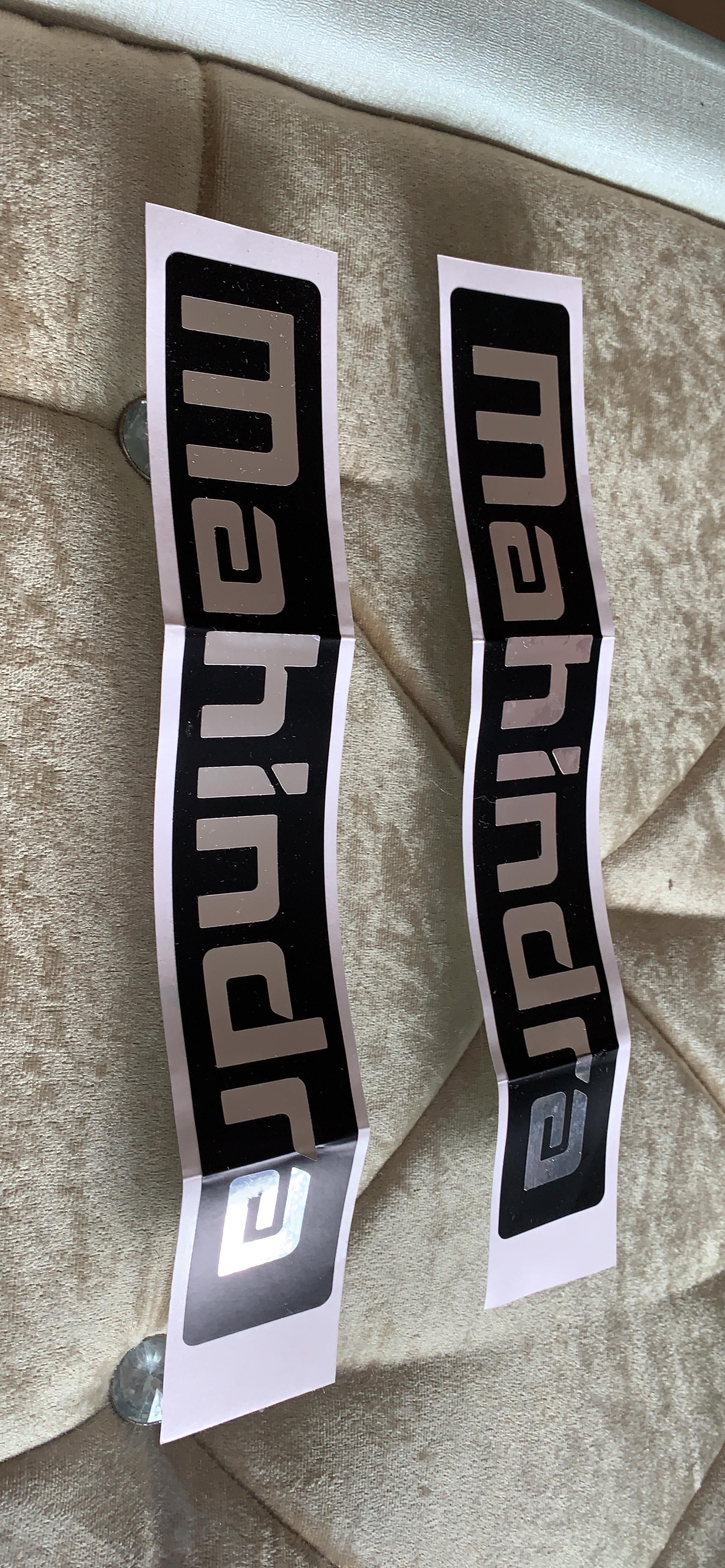 CarMetics - sr-016 White Mahindra Stickers for Mahindra Xuv 500 (Set of ...