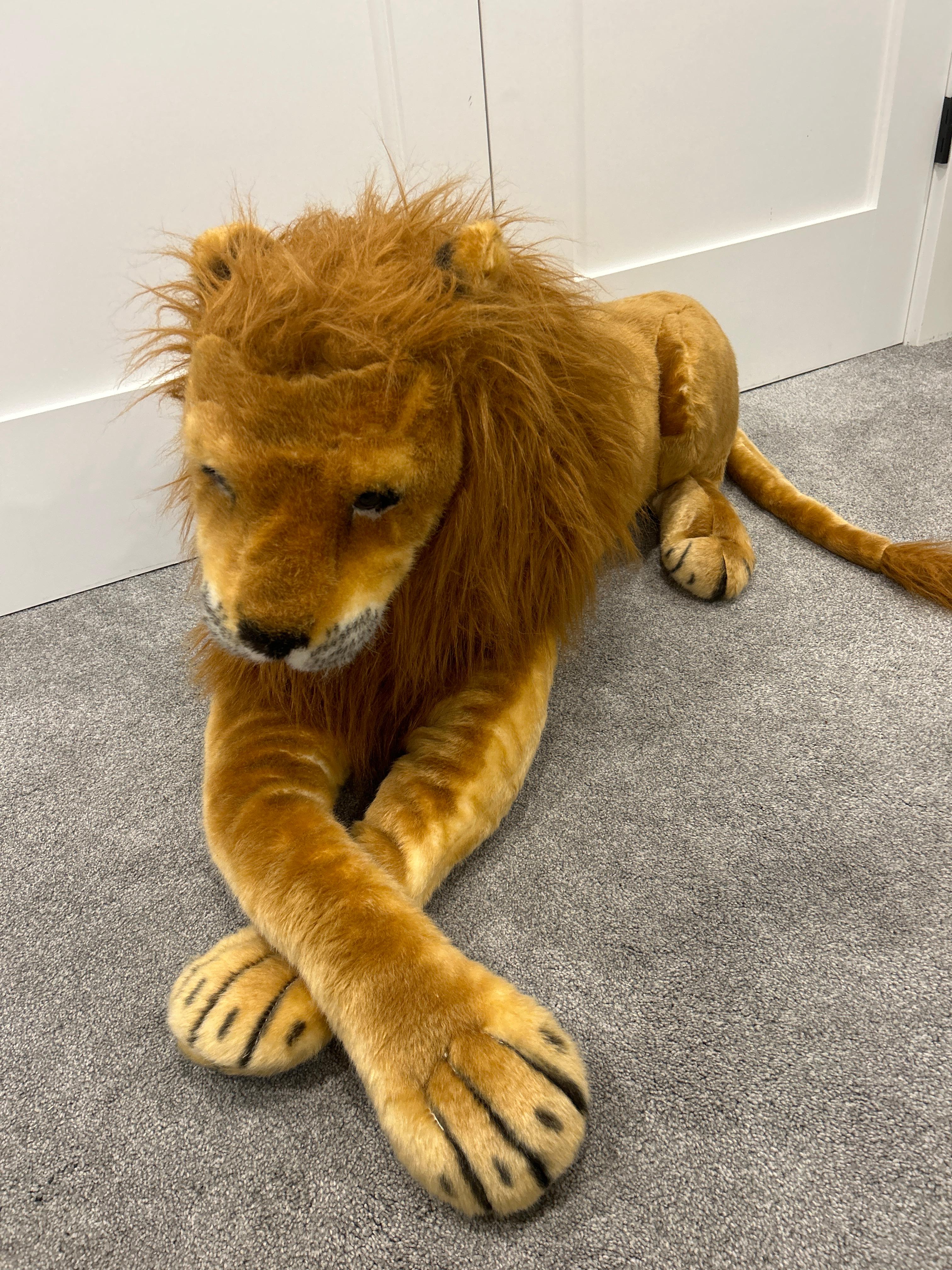 Watch Melissa & Doug Giant Lion Stuffed Animal on Amazon Live