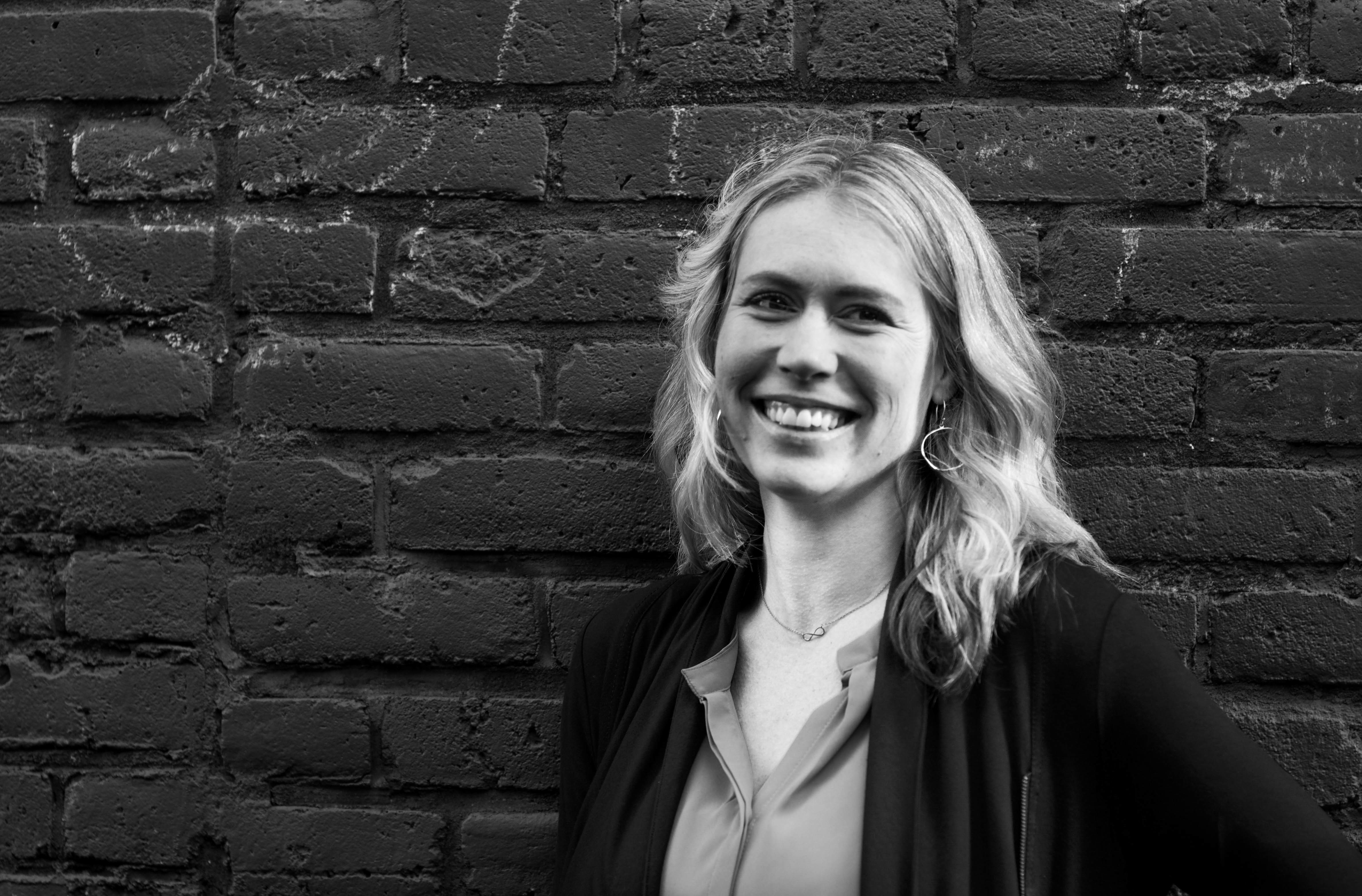 Amazon.com: Elisabeth Thomas: books, biography, latest update