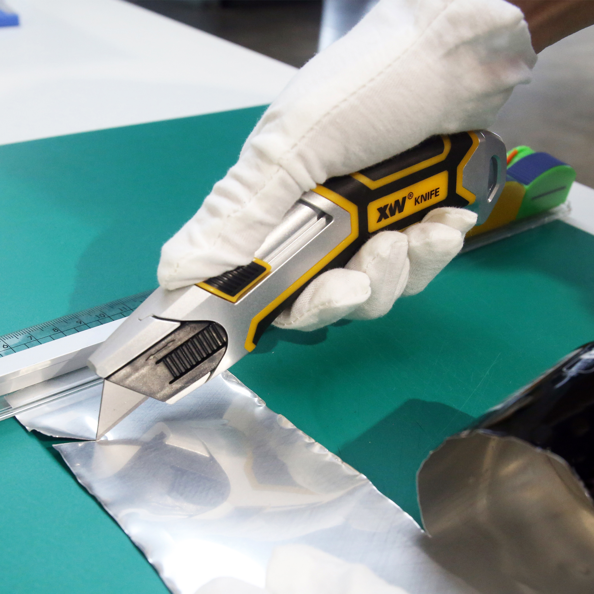 Watch XW Auto-Retractable Safety Utility Knife on Amazon Live