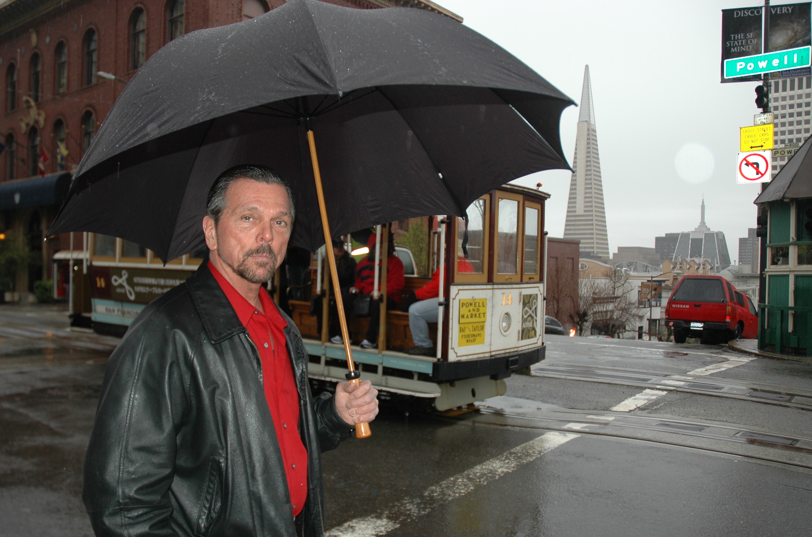 Amazon.com: Bruce Lee Bond: books, biography, latest update