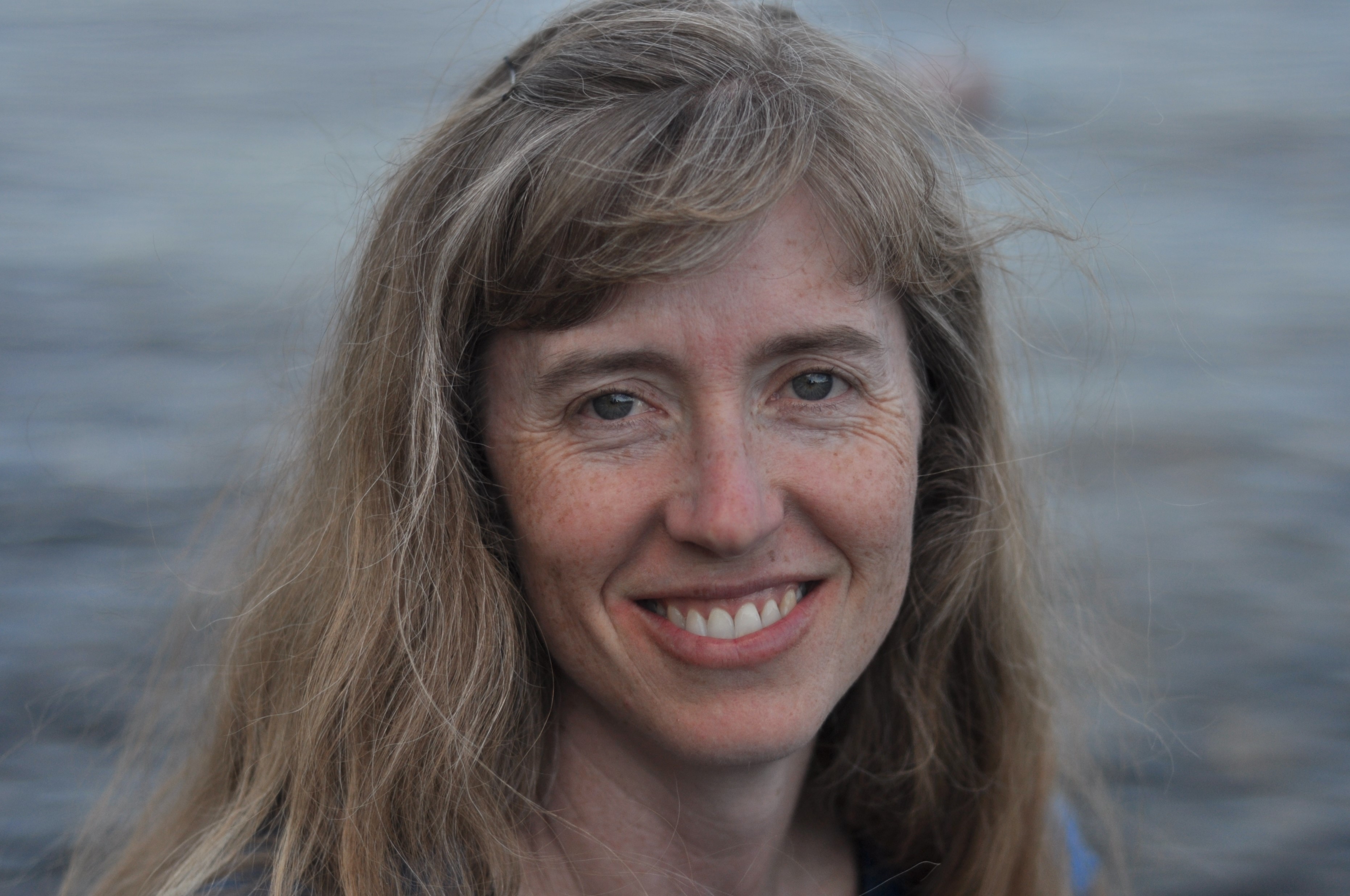 Amazon.co.jp: Julie Abe:作品一覧、著者略歴