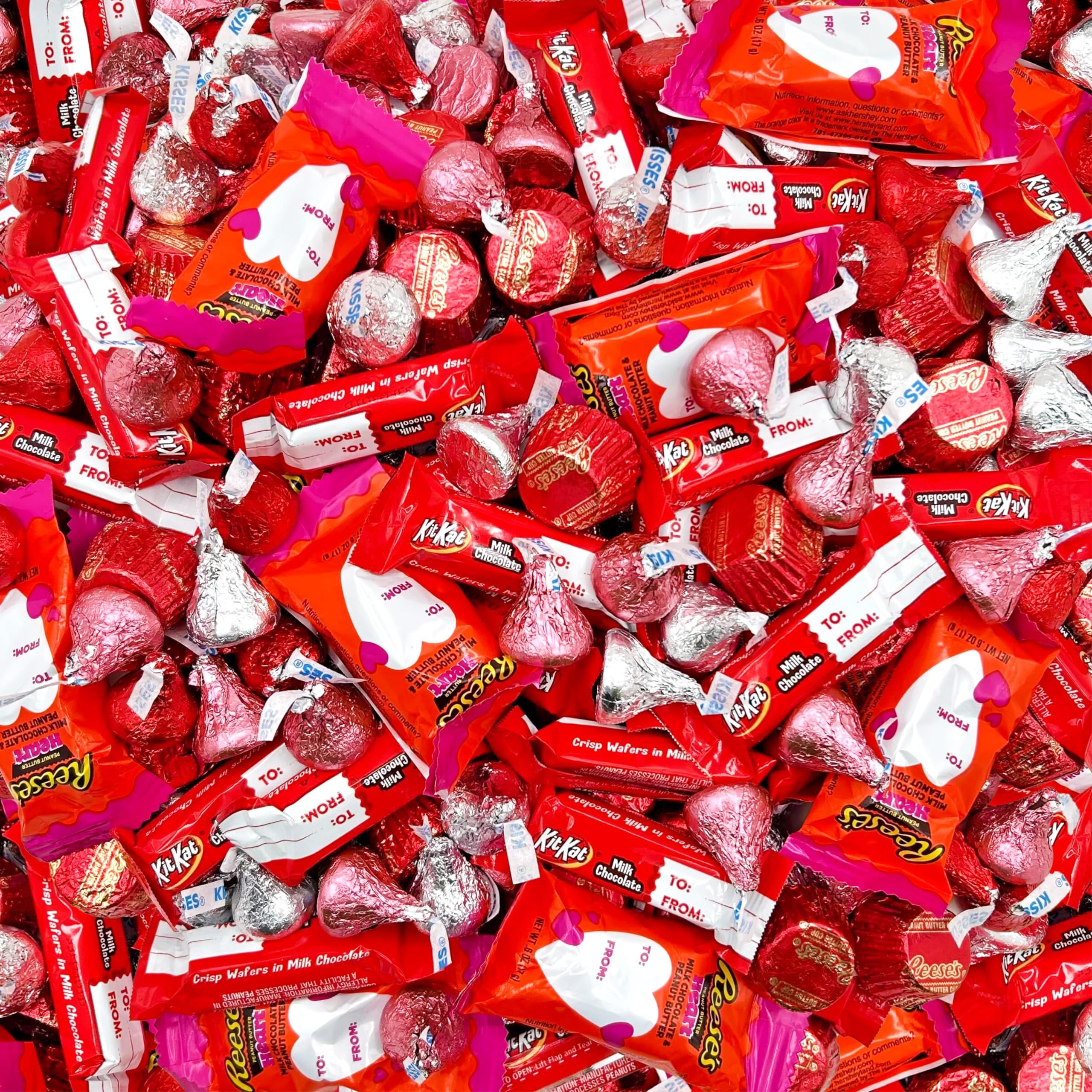 Amazon.com: HERSHEY'S HUGS Milk Chocolate and White Creme Candy Share ...