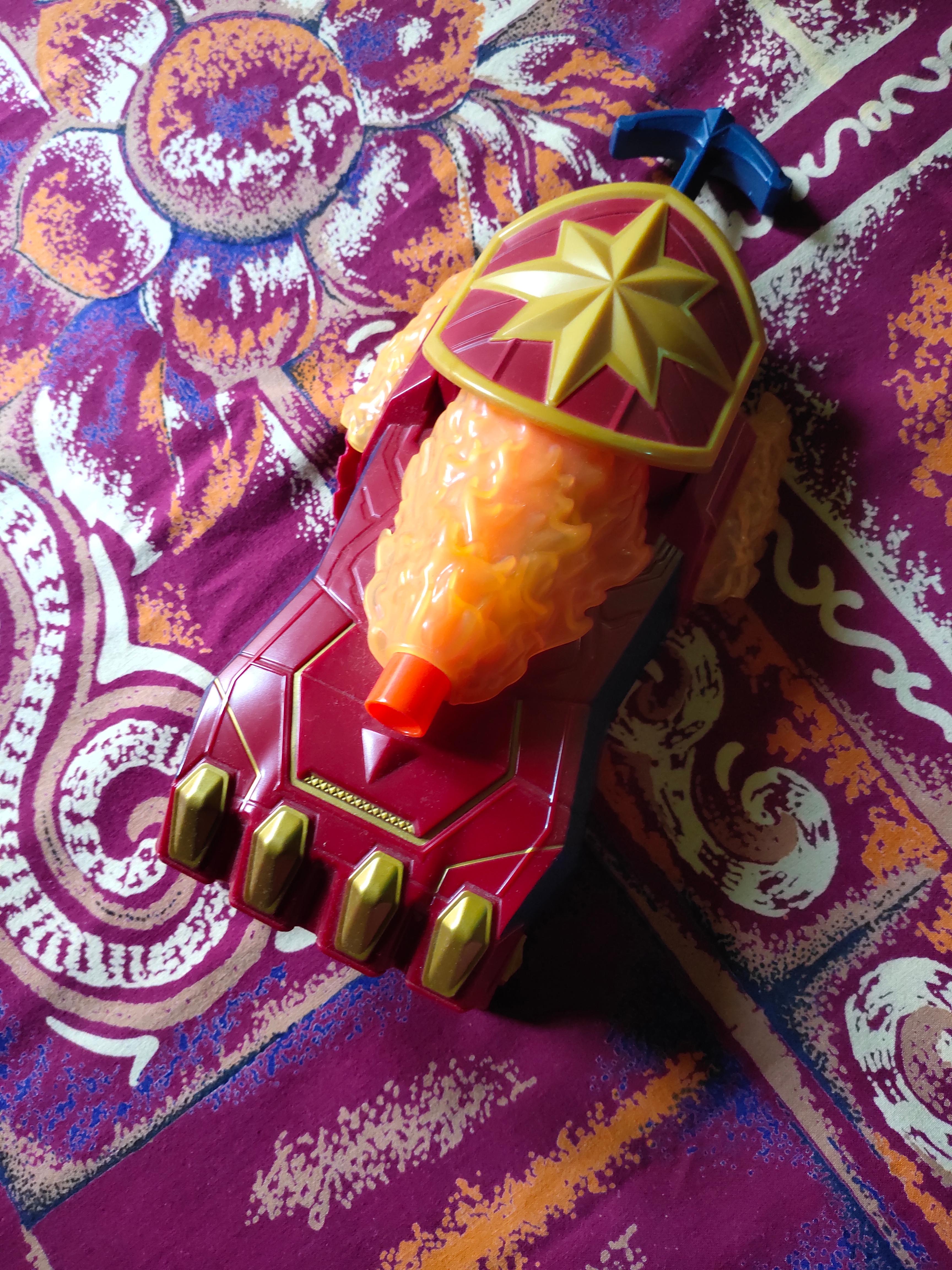 Marvel Avengers Captain Photon Toy Figure (Multicolour), Kids : Amazon ...